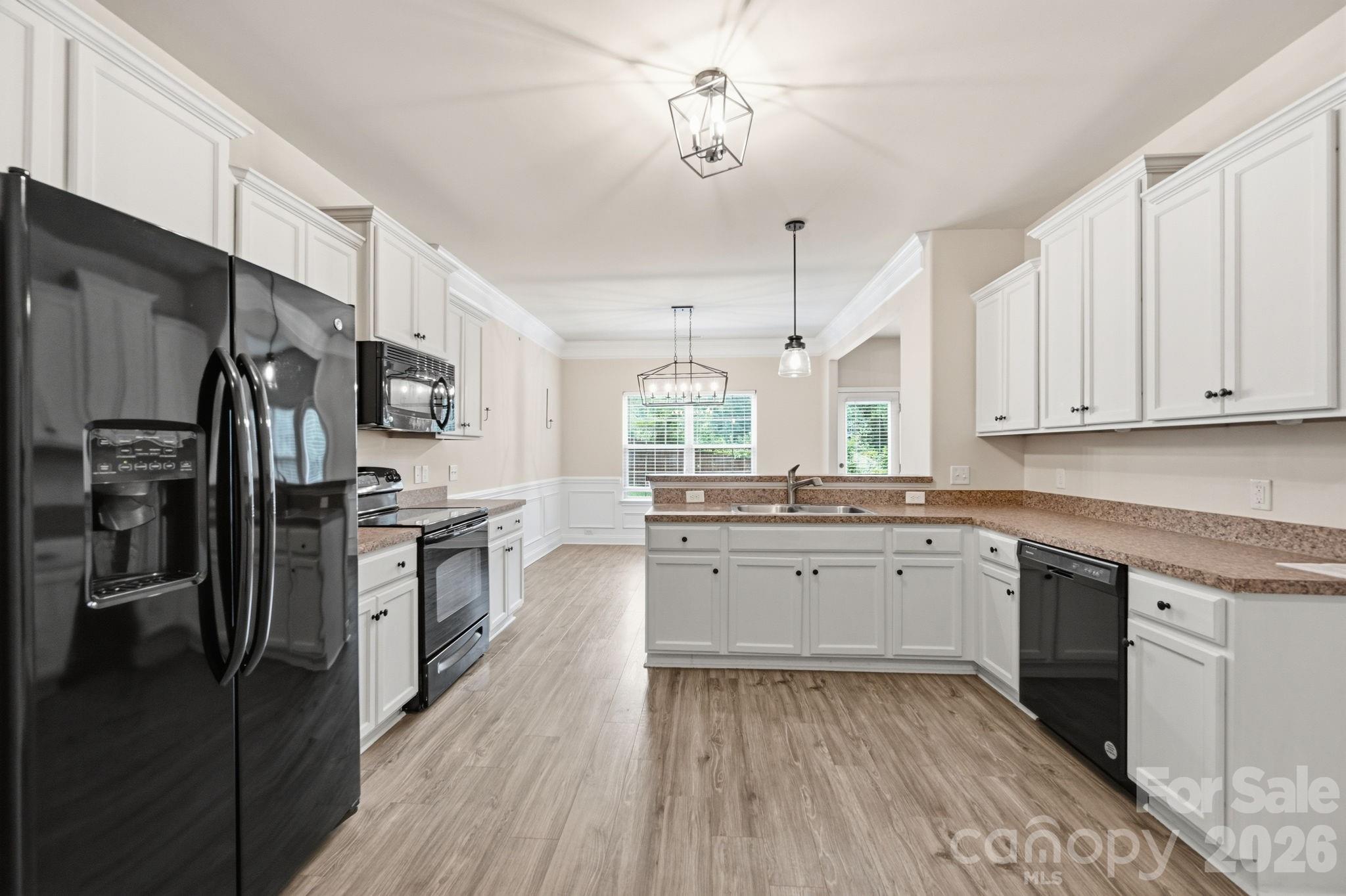 Home for sale at 7820 Rockland Drive, Charlotte, NC — photo 7 of 40