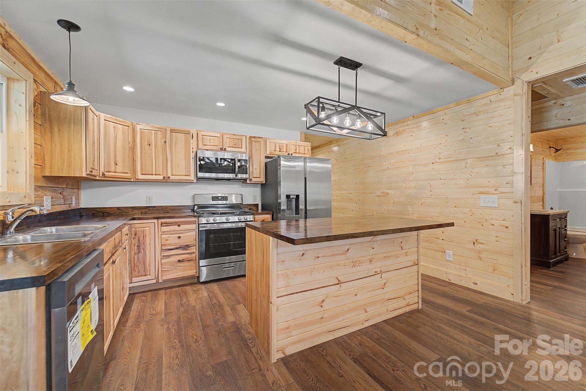 677 Ridgetop Circle, Whittier, NC - photo 13 of 49