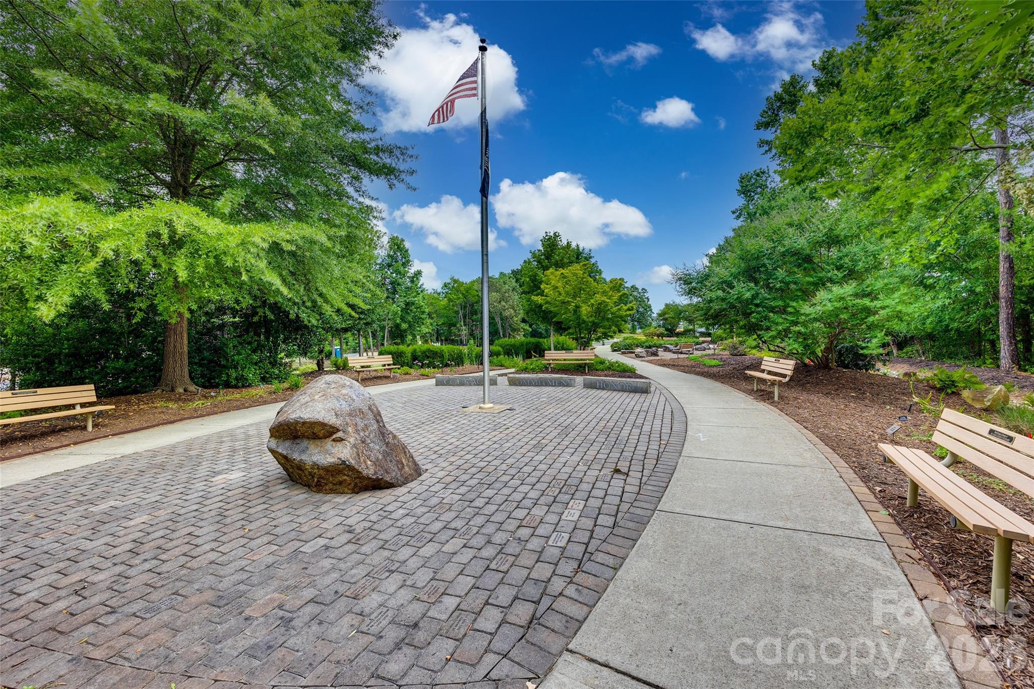 1039 Hunters Run Drive, Tega Cay, SC - photo 29 of 38