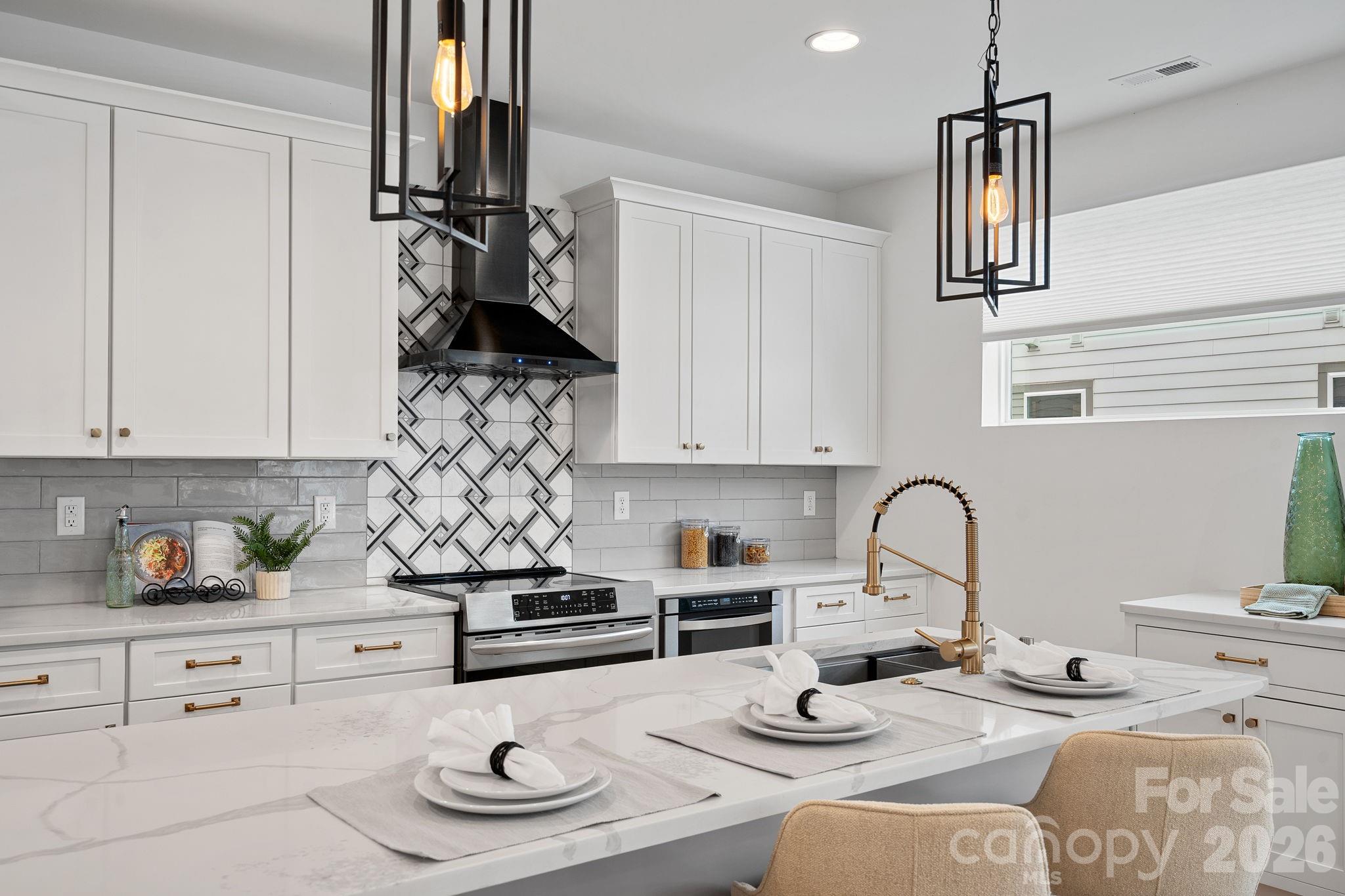 306 Wesley Heights Way, Charlotte, NC - photo 2 of 30