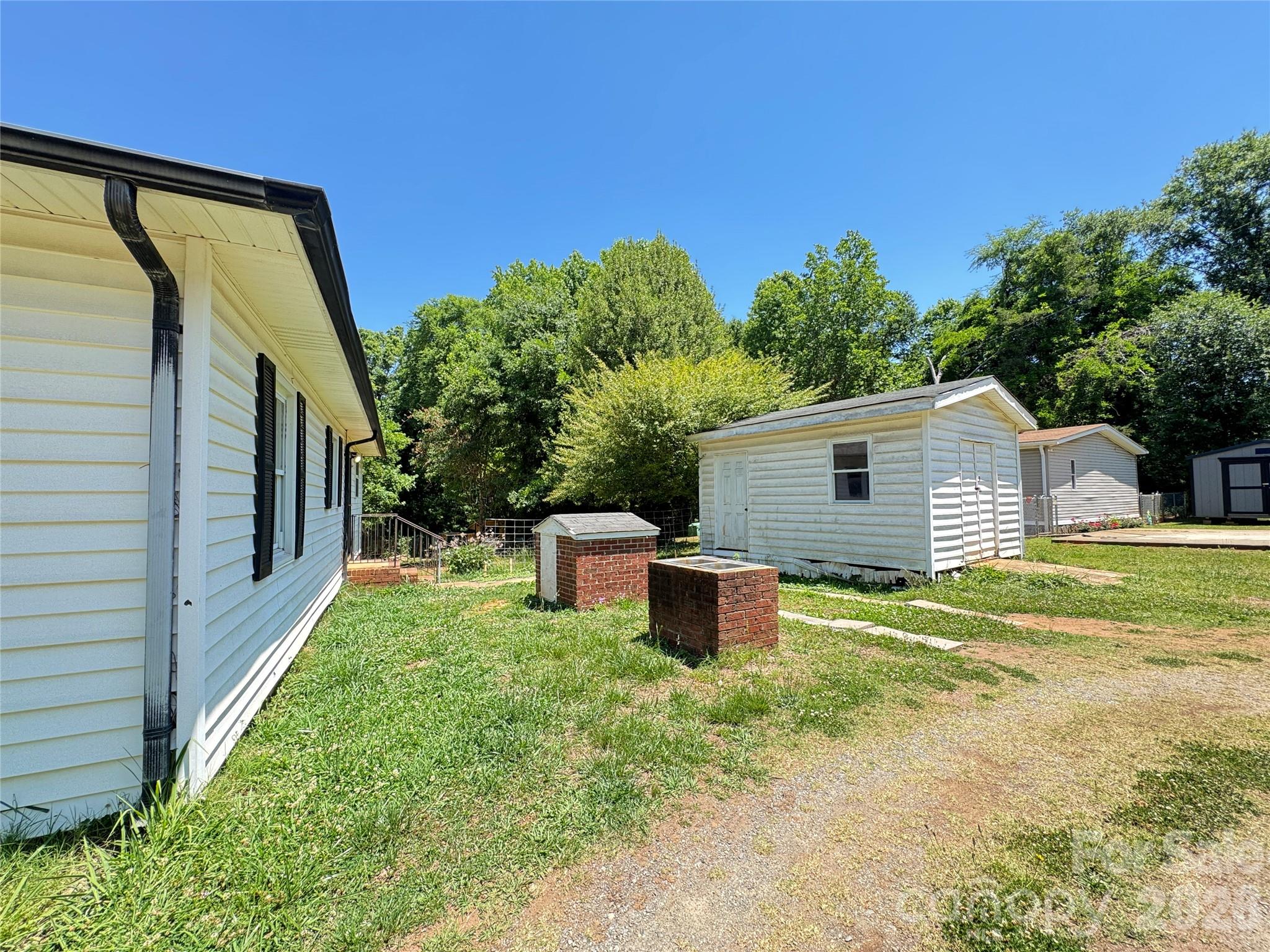 704 Morningside Drive, Mount Holly, NC - photo 3 of 25