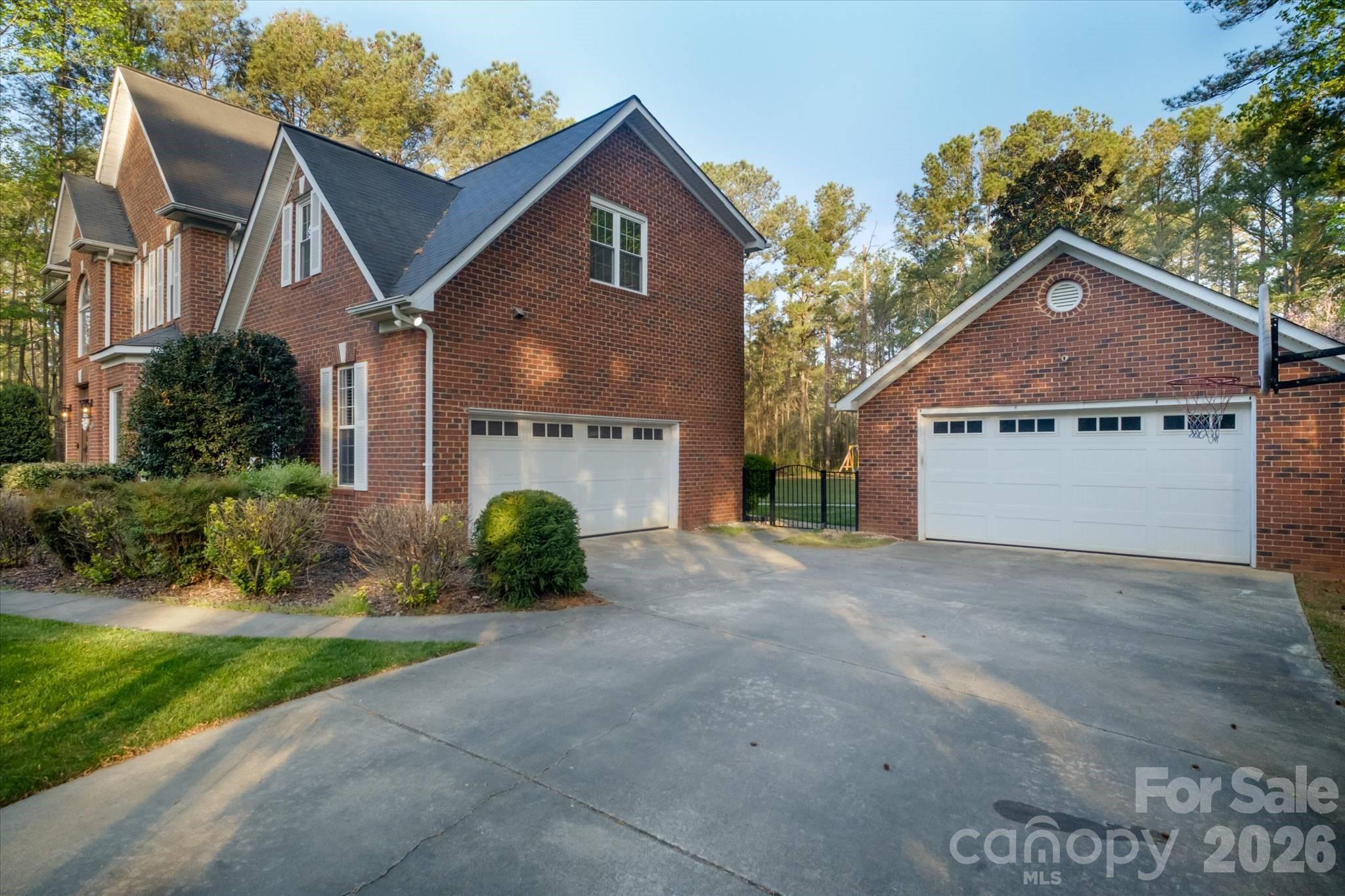 Photo 4 of 3570 Weddington Oaks Drive, Matthews, NC