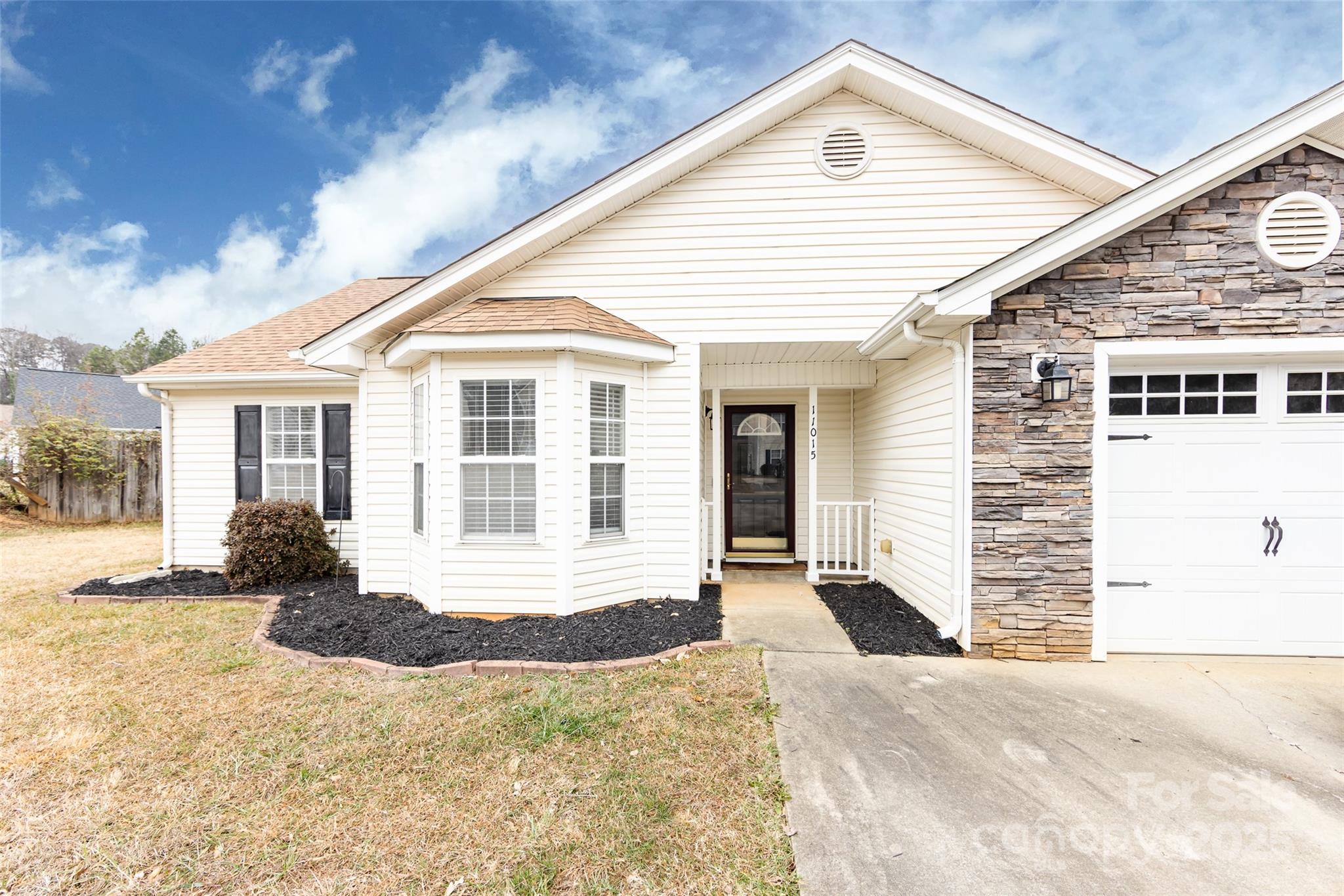Photo 5 of 11015 Olde English Drive, Charlotte, NC