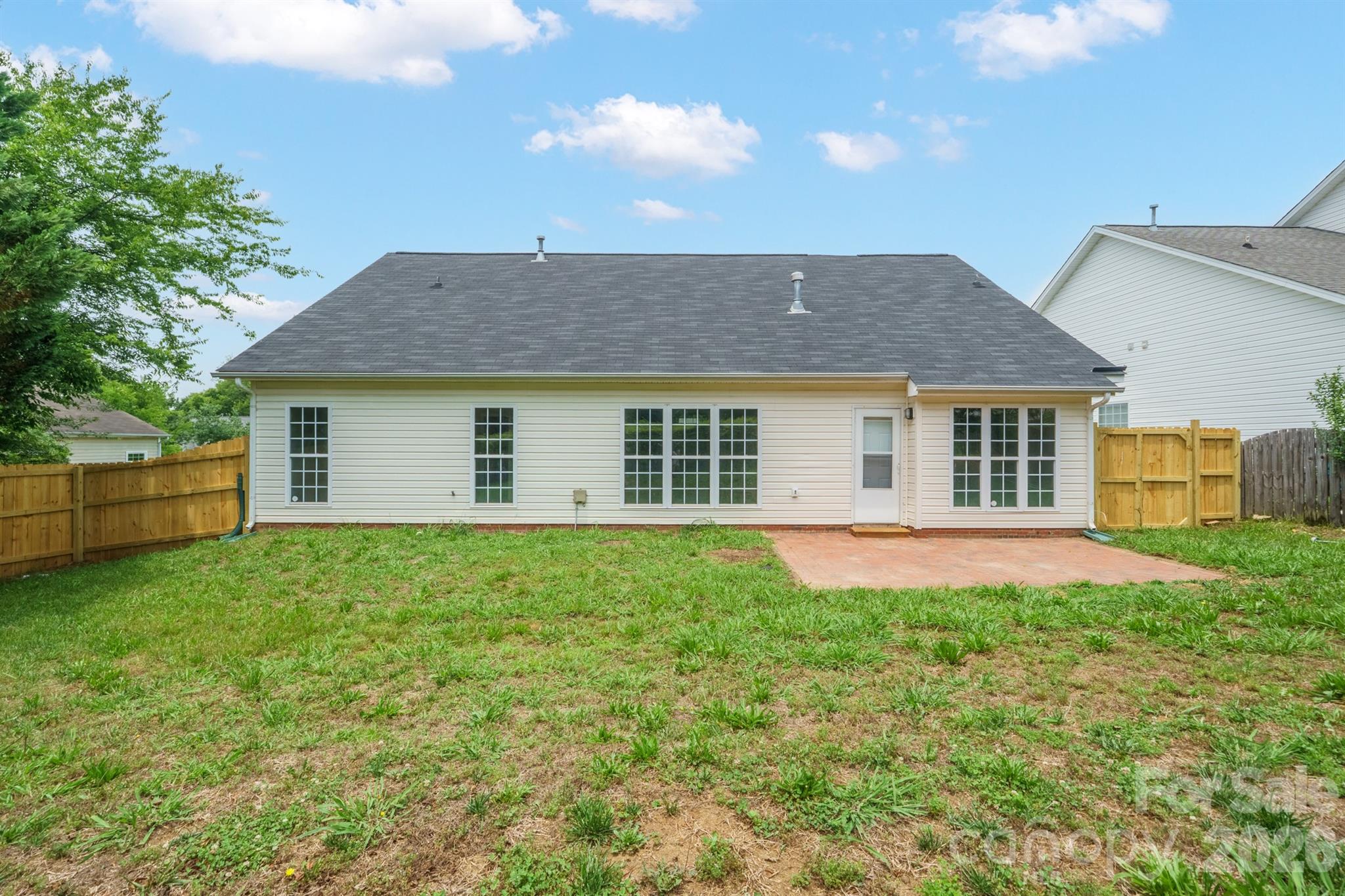 Photo 3 of 13409 Planters Walk Drive, Charlotte, NC