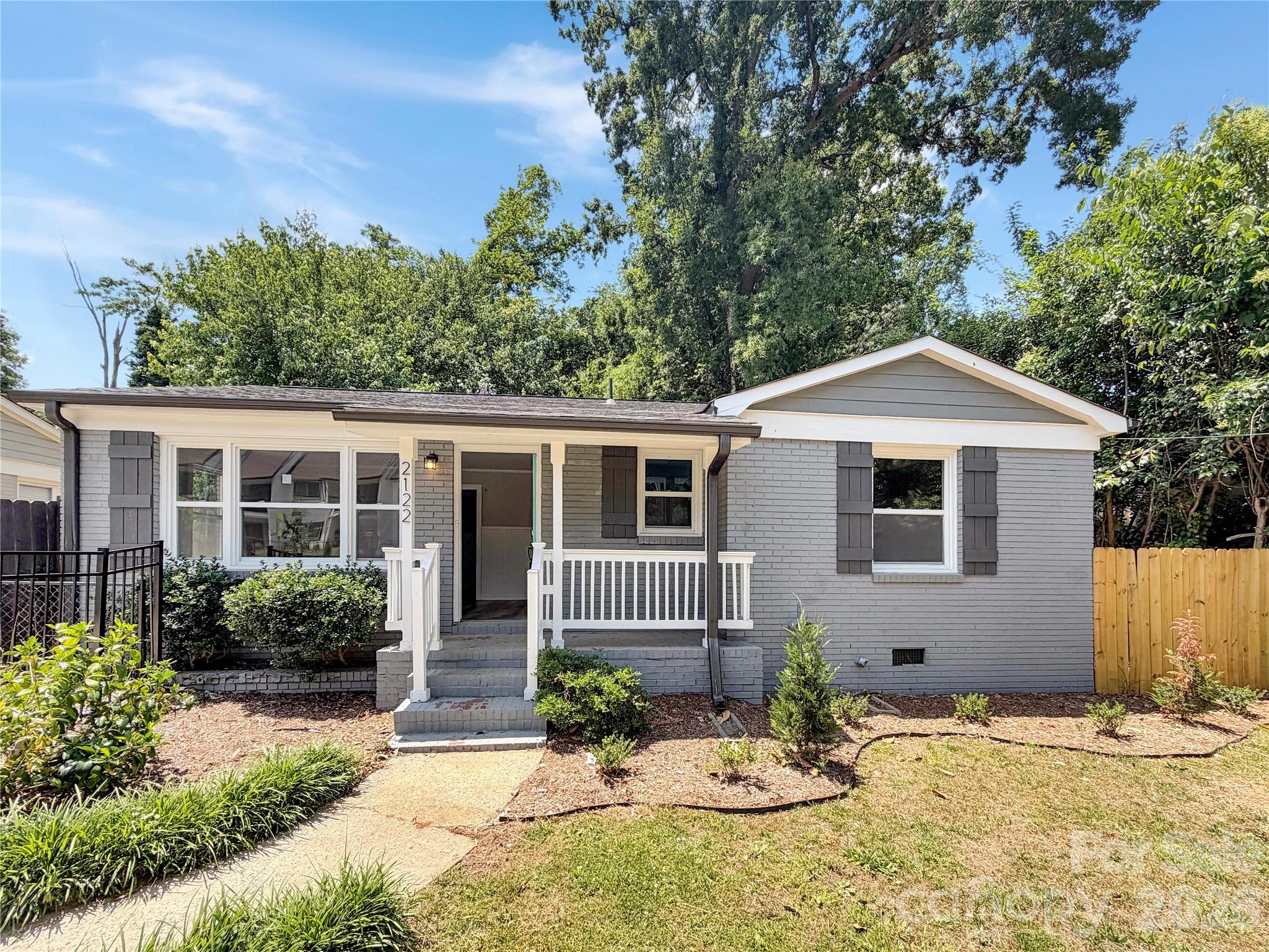 Home for sale at 2122 Kilborne Drive, Charlotte, NC — photo 1 of 21