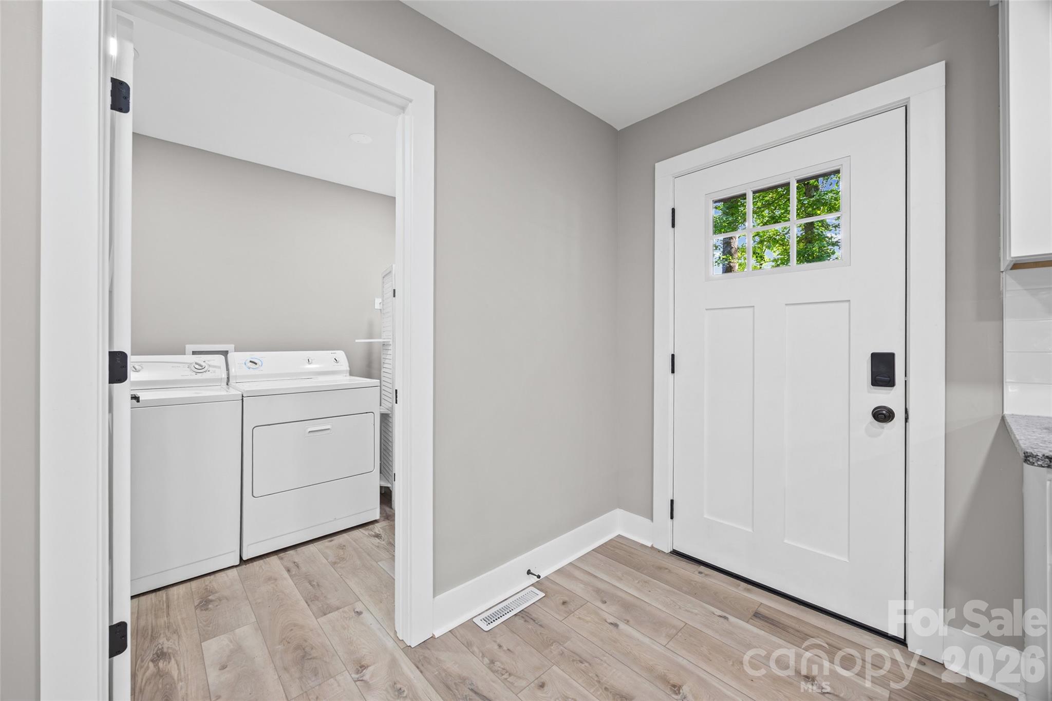 Photo 4 of 5950 Lake Wylie Road, Clover, SC