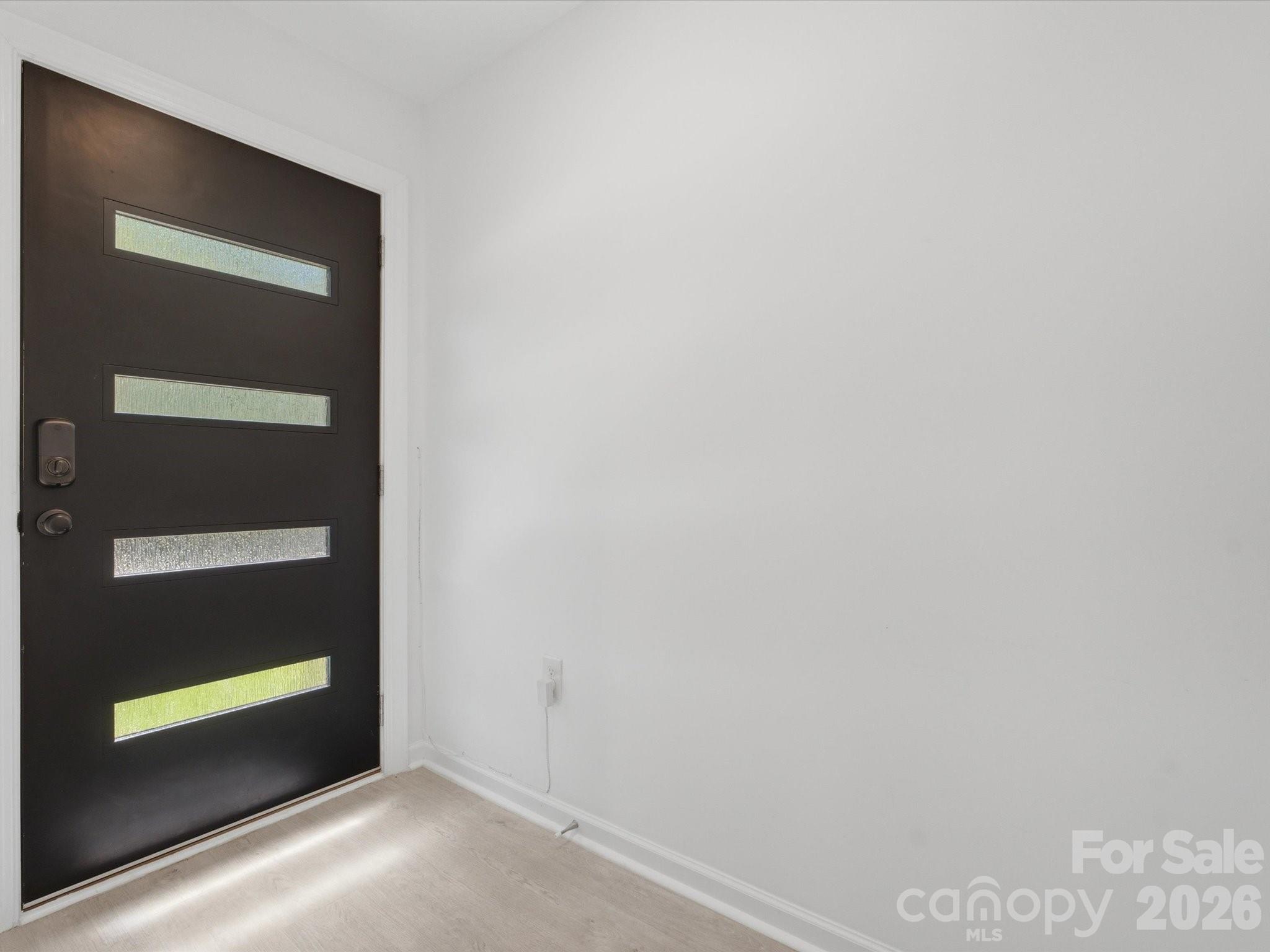 Photo 3 of 3633 Rosehaven Drive, Charlotte, NC