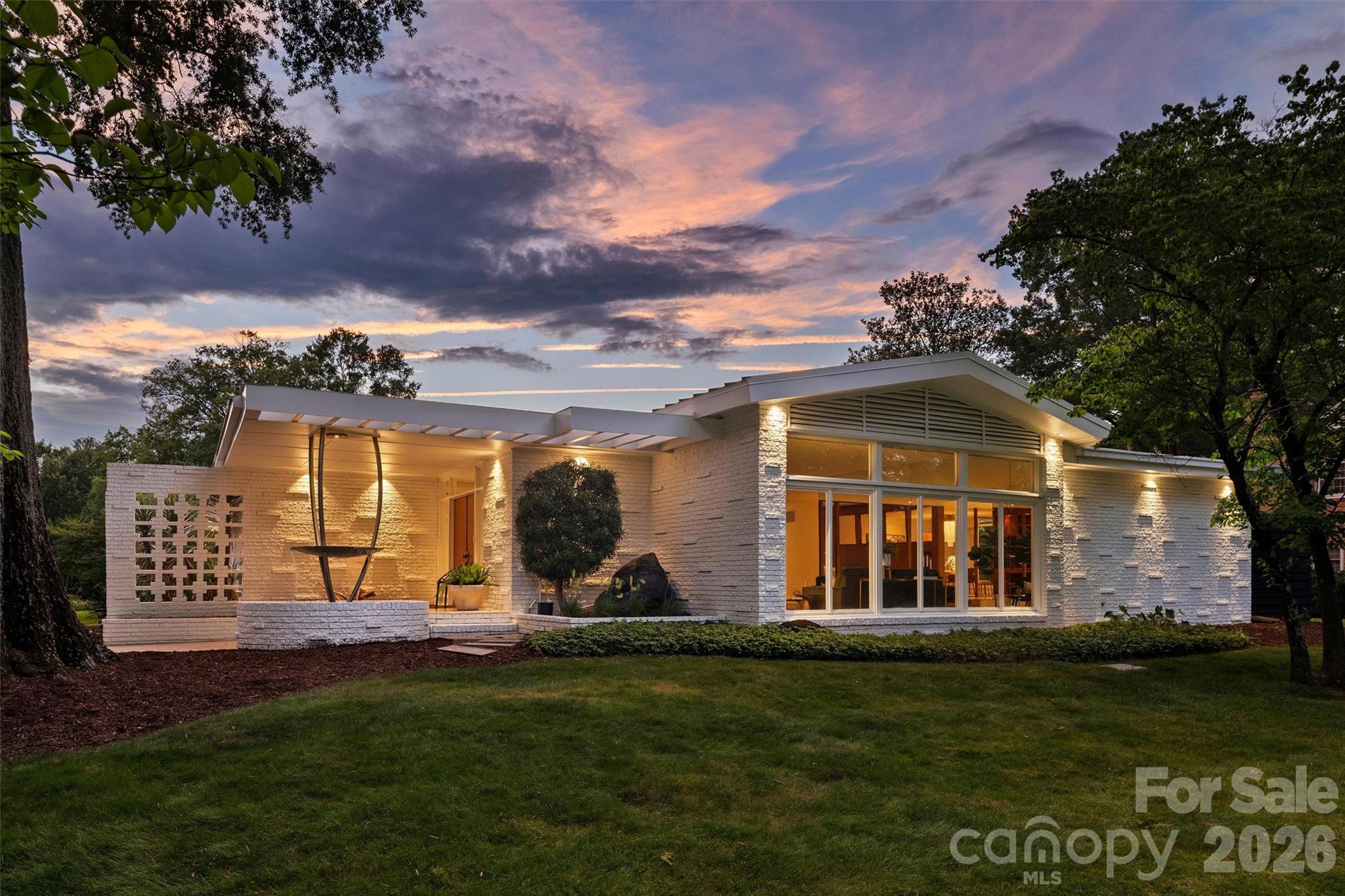Photo 4 of 1818 Cloister Drive, Charlotte, NC