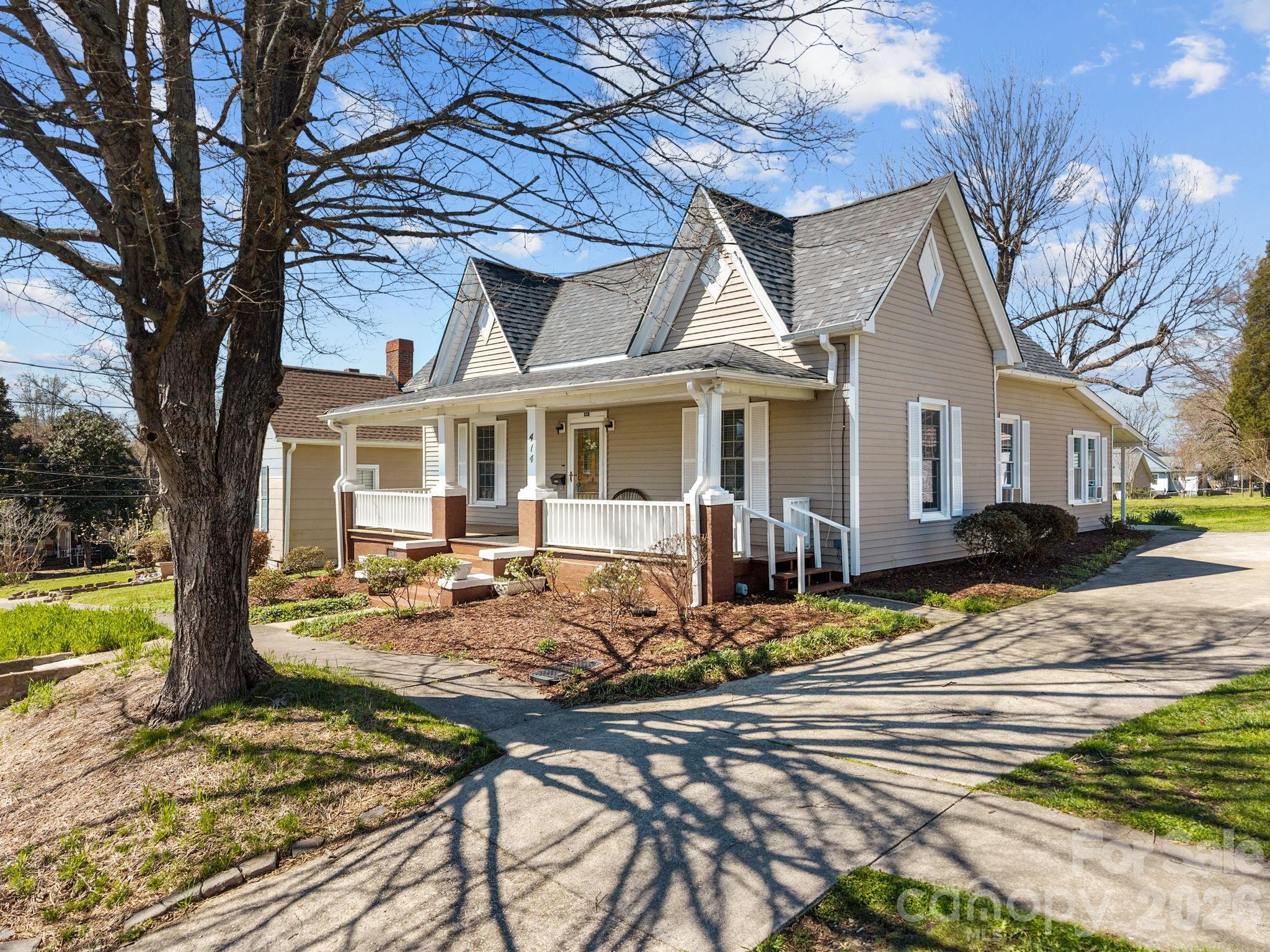 414 S Spencer Avenue, Spencer, NC - photo 4 of 45