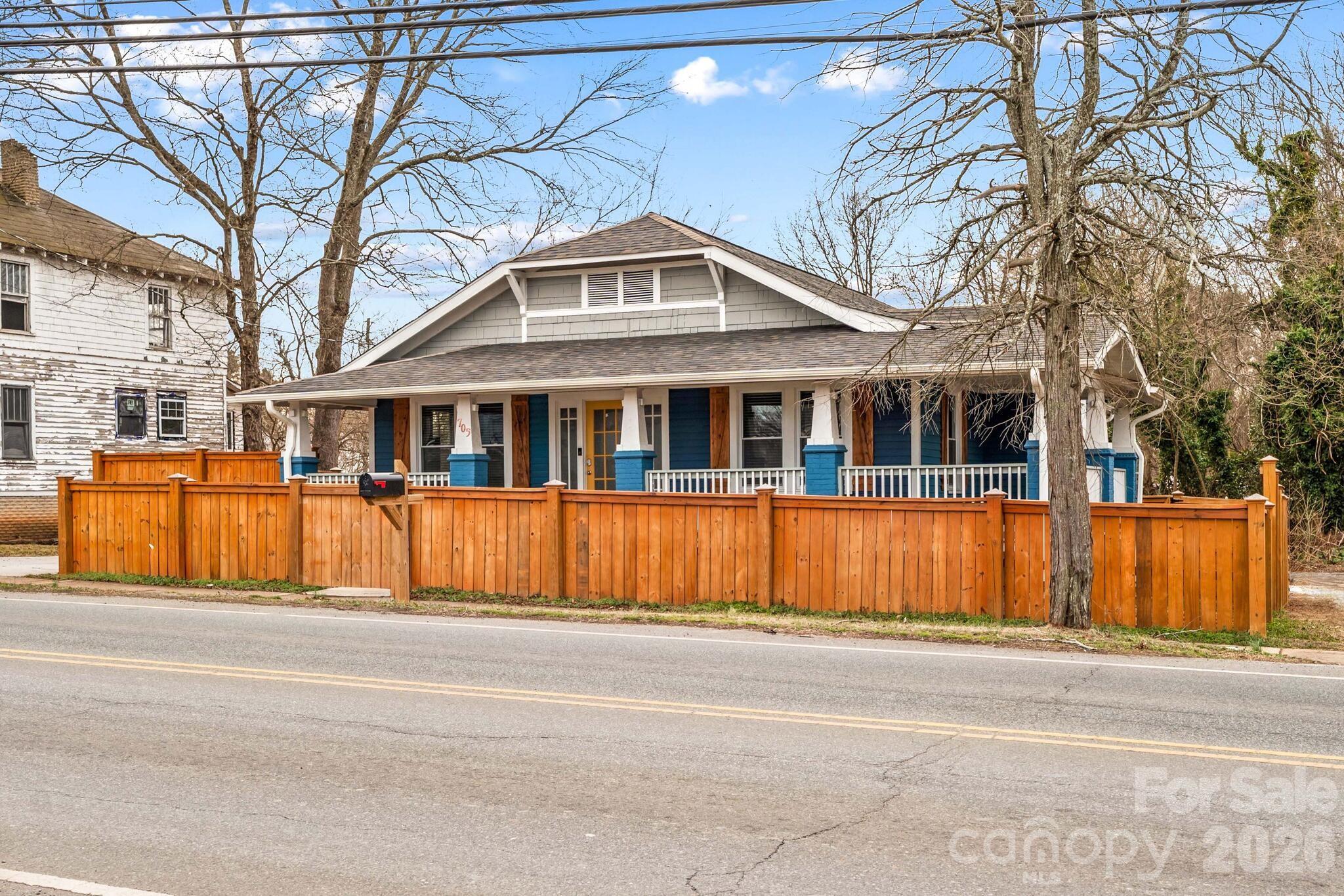 Photo 4 of 705 W 5th Avenue, Lexington, NC