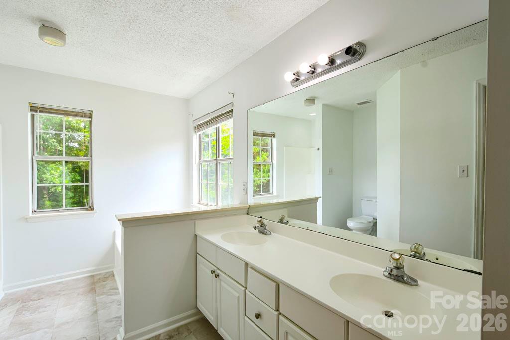 Home for sale at 8406 Bedford Green Lane, Charlotte, NC — photo 17 of 23