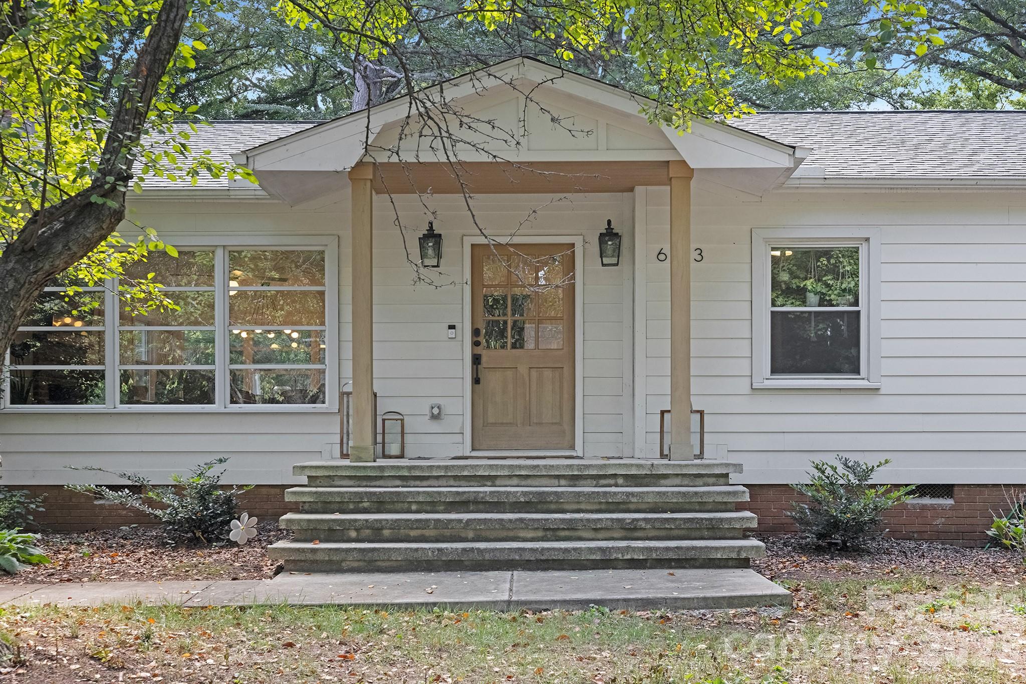 Photo 4 of 6213 Sharon Road, Charlotte, NC