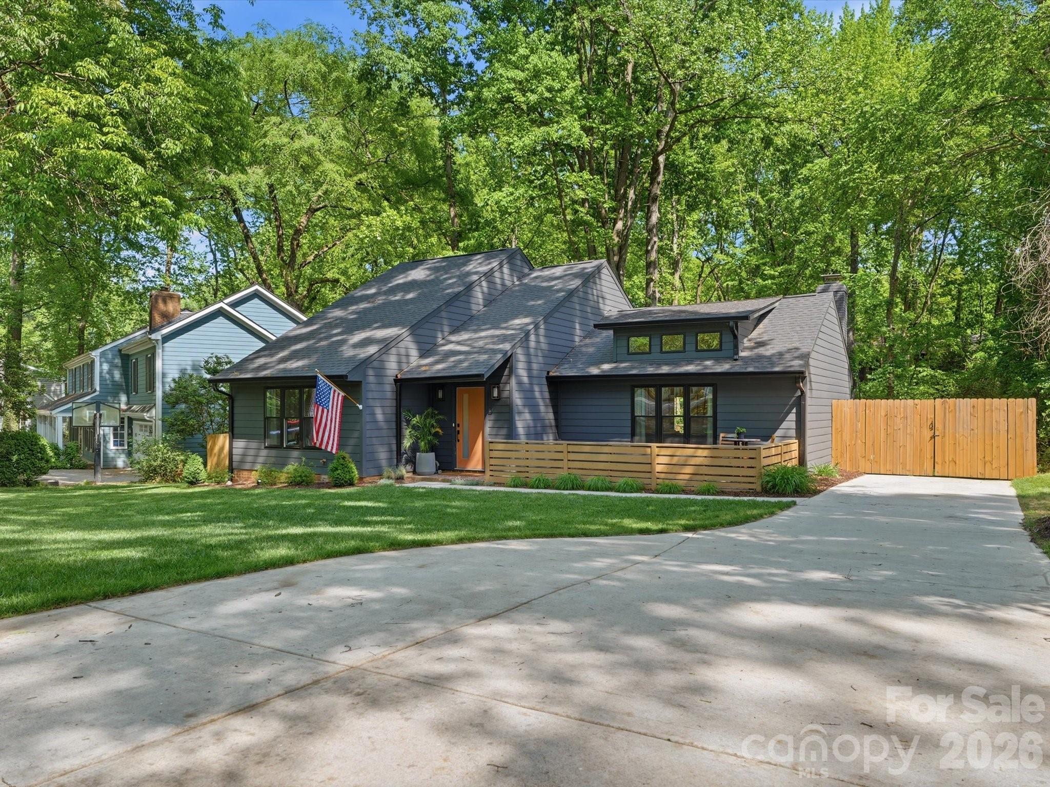 Photo 27 of 1611 E Barden Road, Charlotte, NC