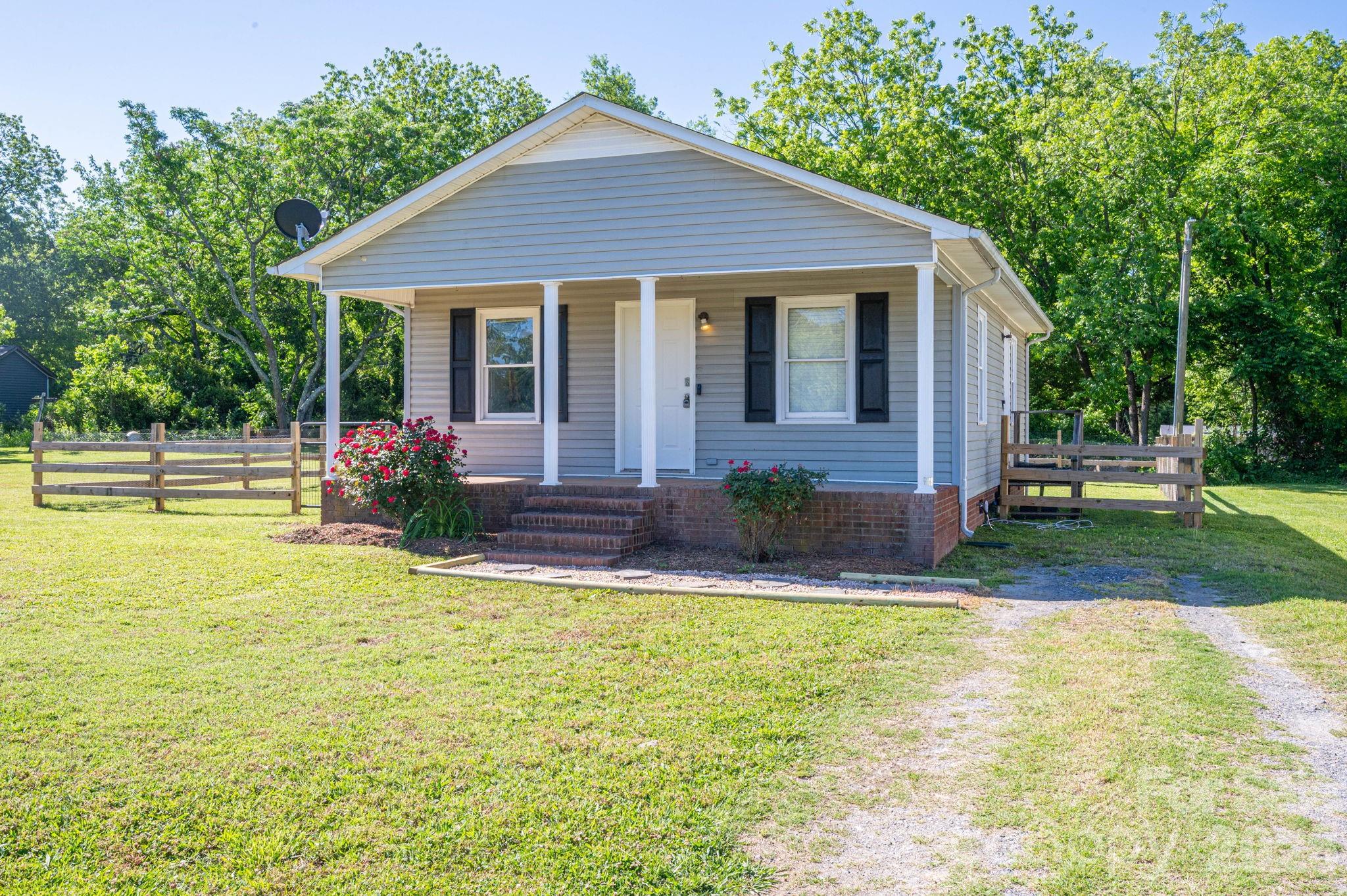 807 Willow Lane, Bessemer City, NC
