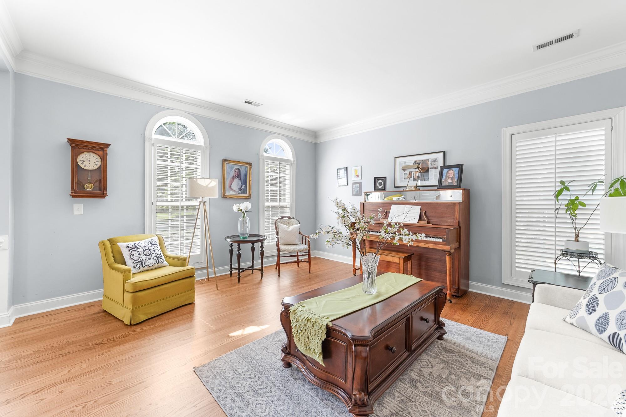 8812 Kingston Forest Drive, Charlotte, NC - photo 7 of 37