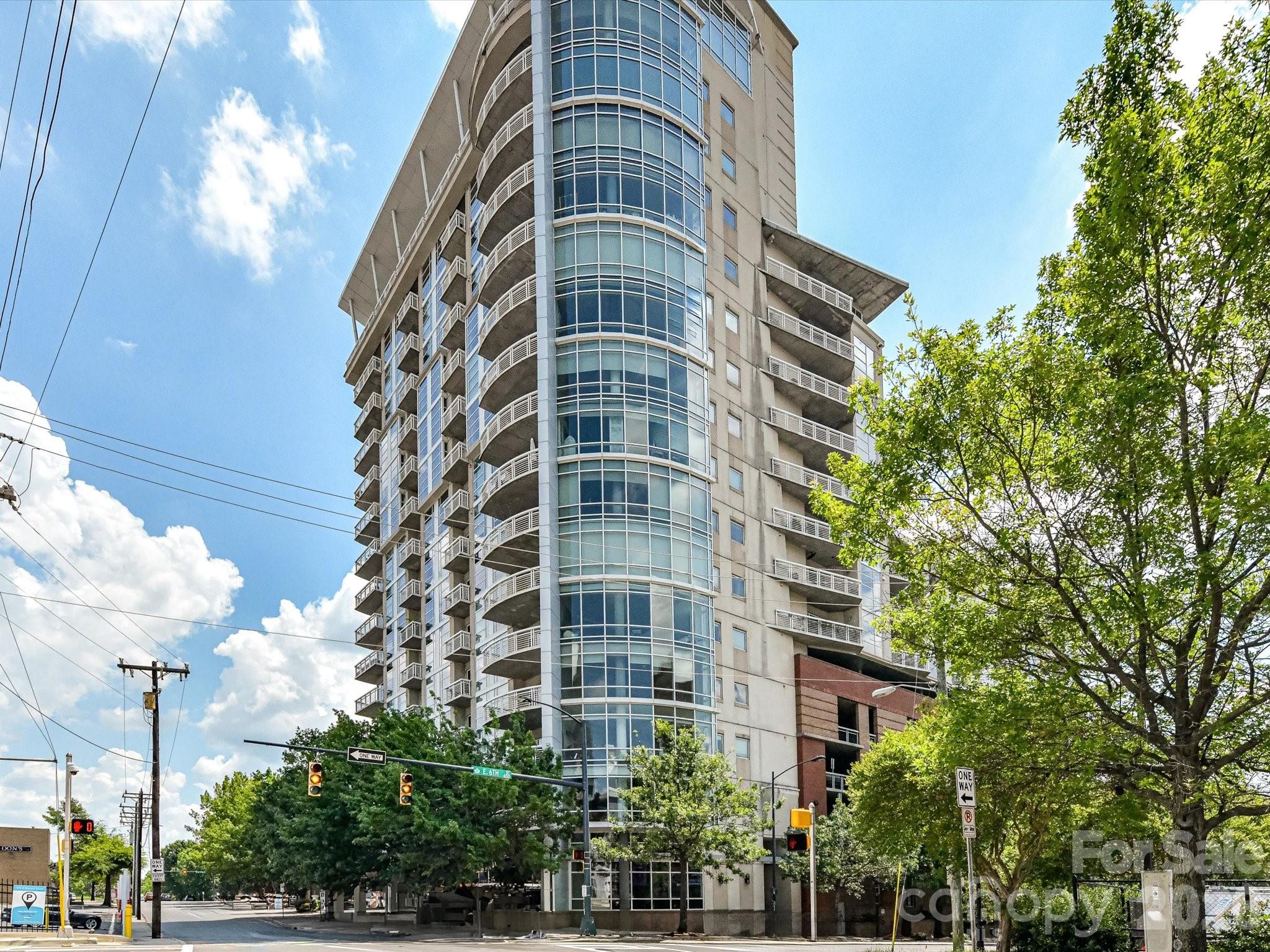 Photo 2 of 505 E 6th Street1601, Charlotte, NC