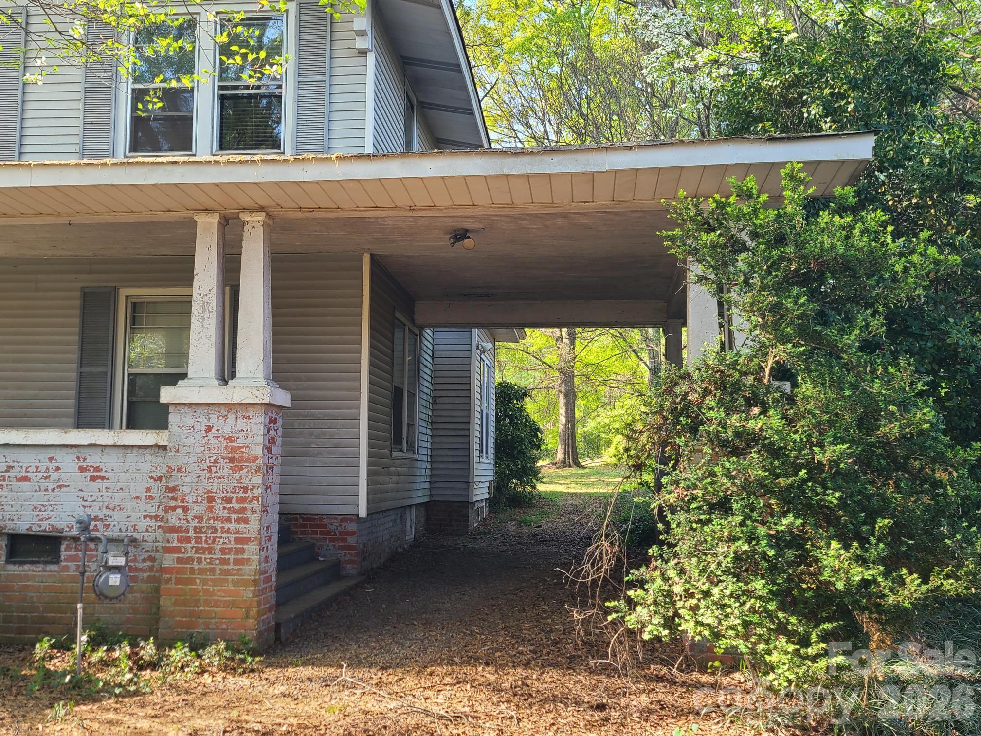 Photo 2 of 804 Emmanuel Church Road, Conover, NC