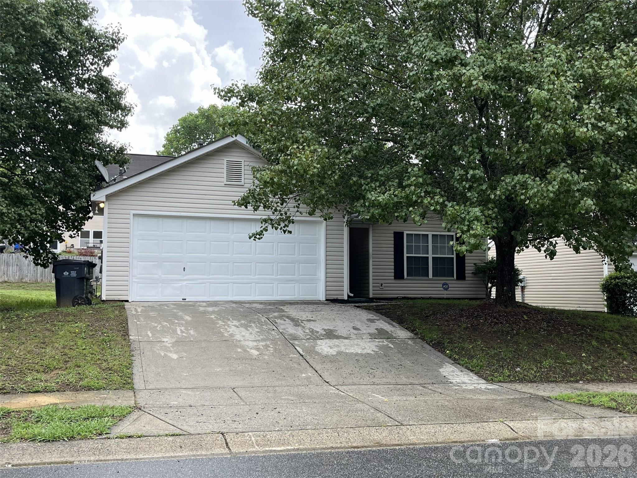 Home for sale at 1404 Jordans Pond Lane, Charlotte, NC — photo 1 of 26