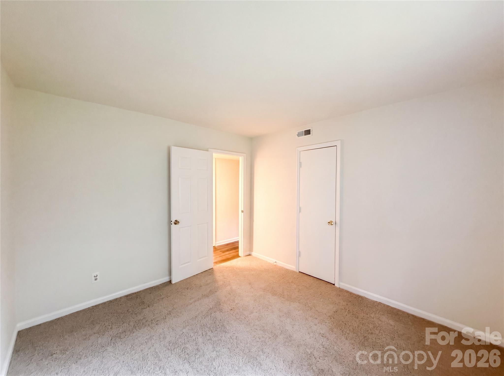 Photo 9 of 10015 Garth Wood Road, Charlotte, NC