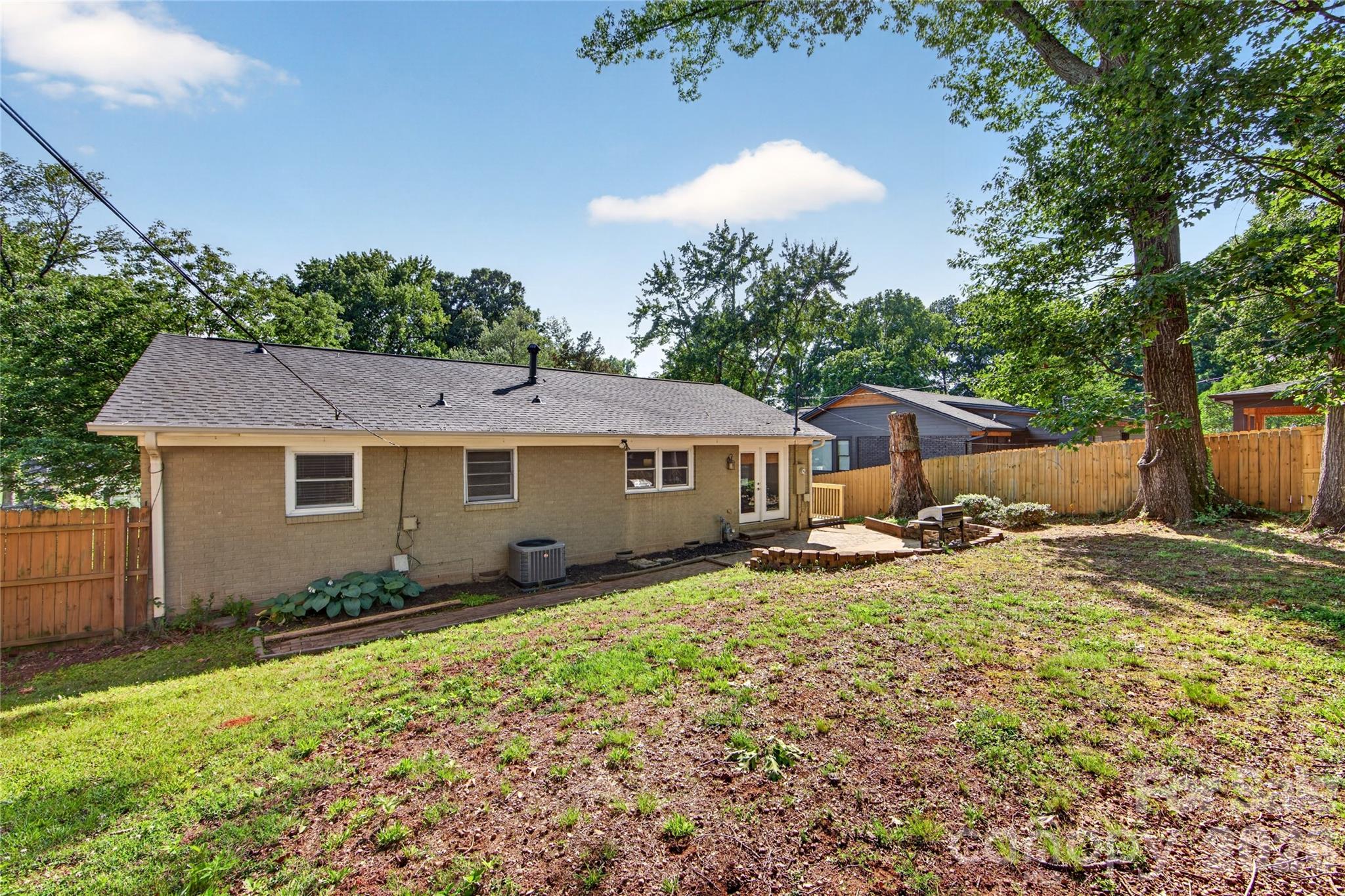Photo 25 of 609 Kenlough Drive, Charlotte, NC