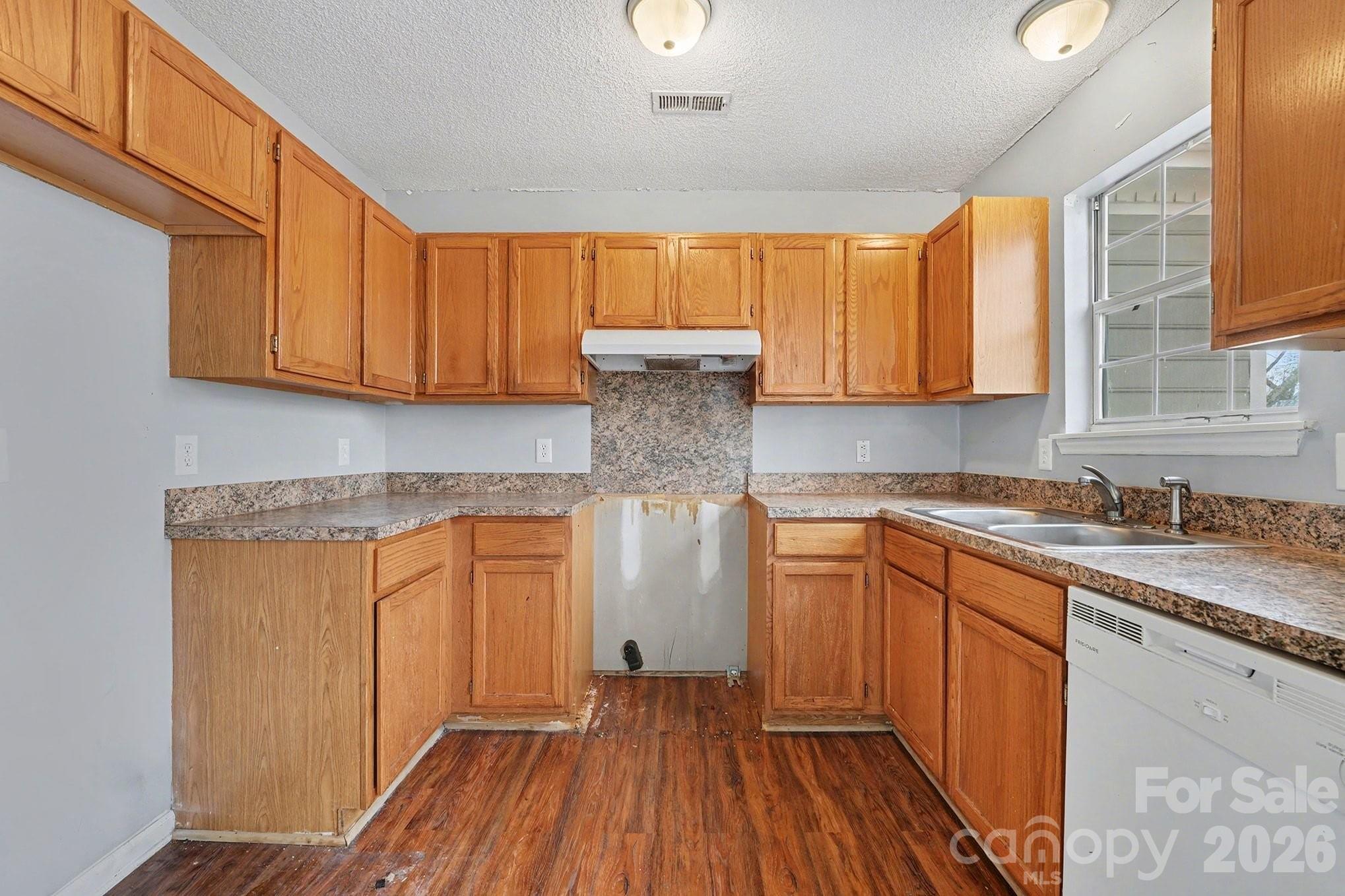 Photo 6 of 1709 Jeffrey Bryan Drive, Charlotte, NC