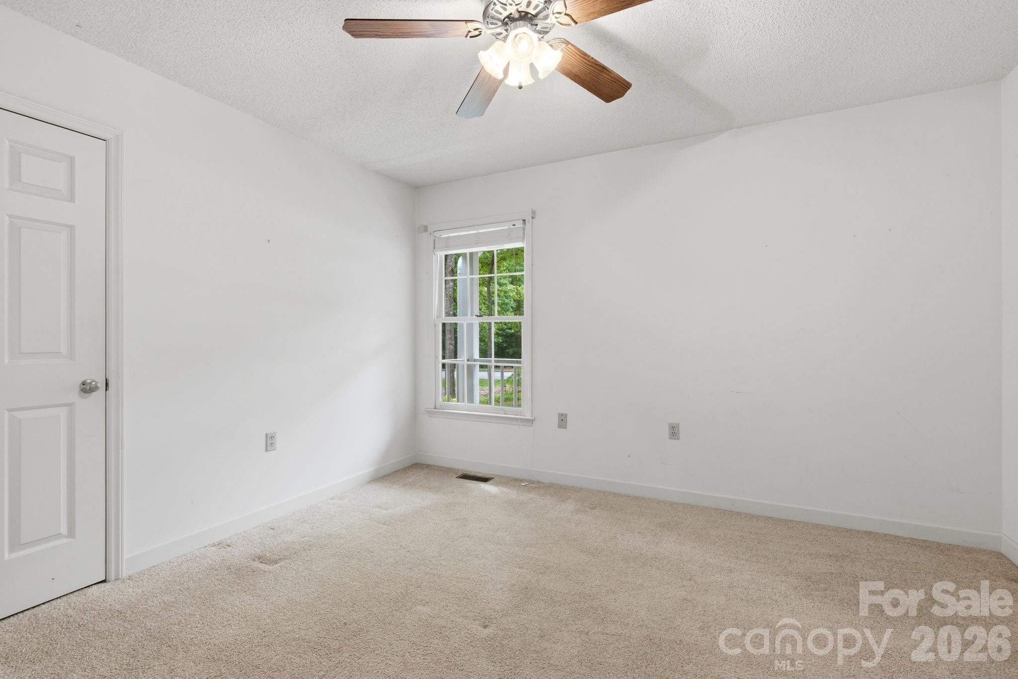 4804 Elmhurst Drive NE, Hickory, NC - photo 21 of 40