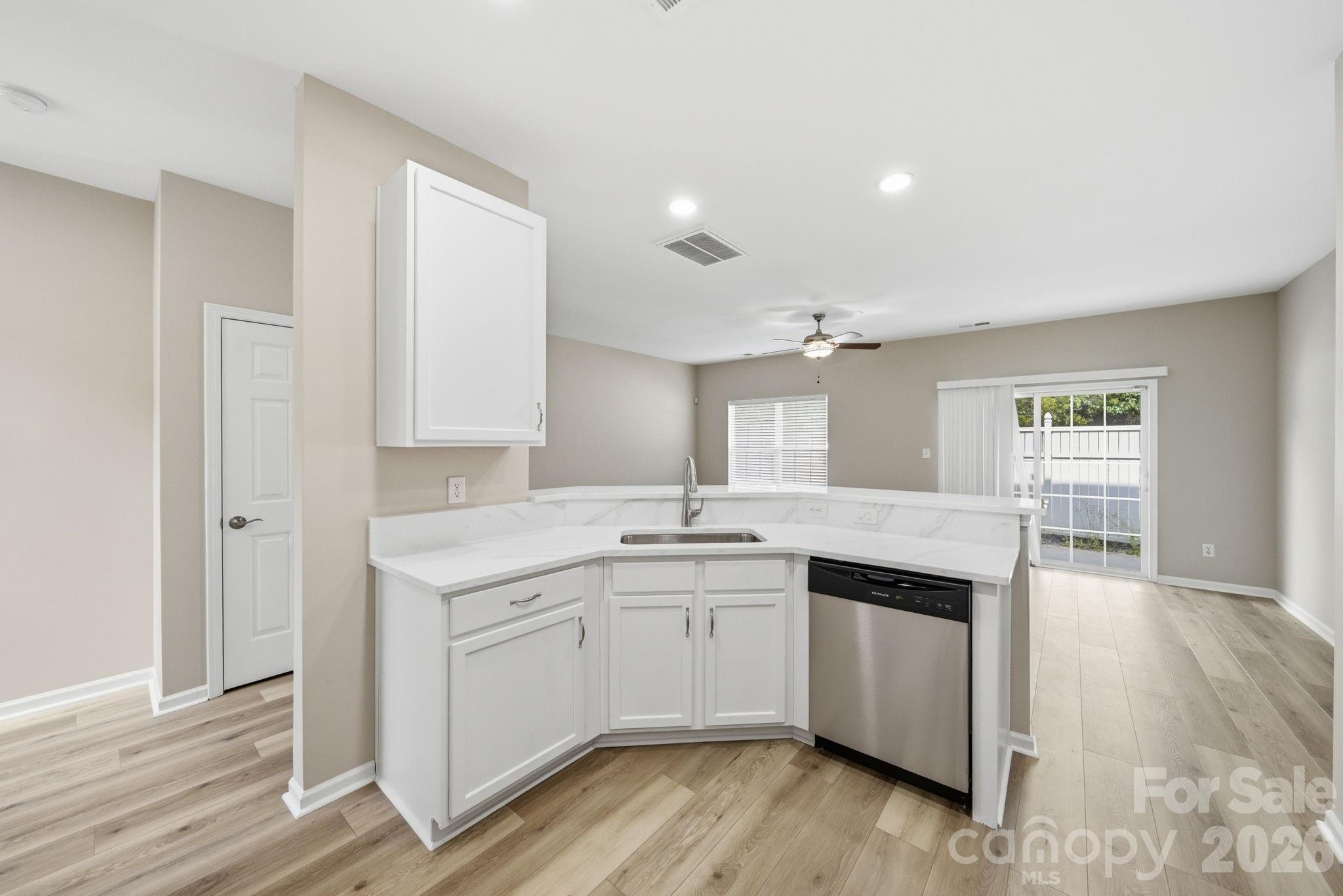 12429 Stratfield Place Circle, Pineville, NC - photo 7 of 38