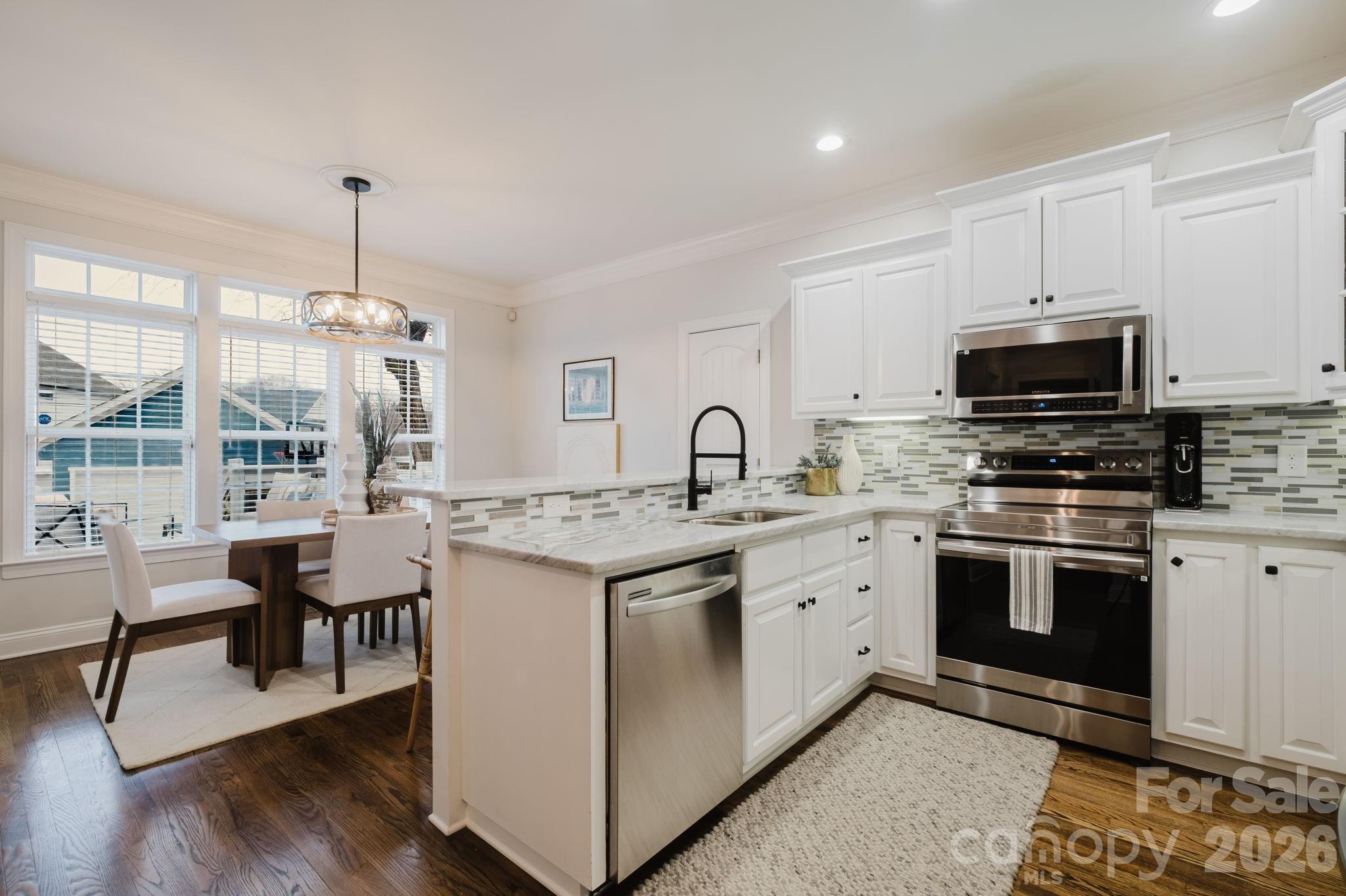 2711 Clemson Avenue, Charlotte, NC - photo 11 of 43