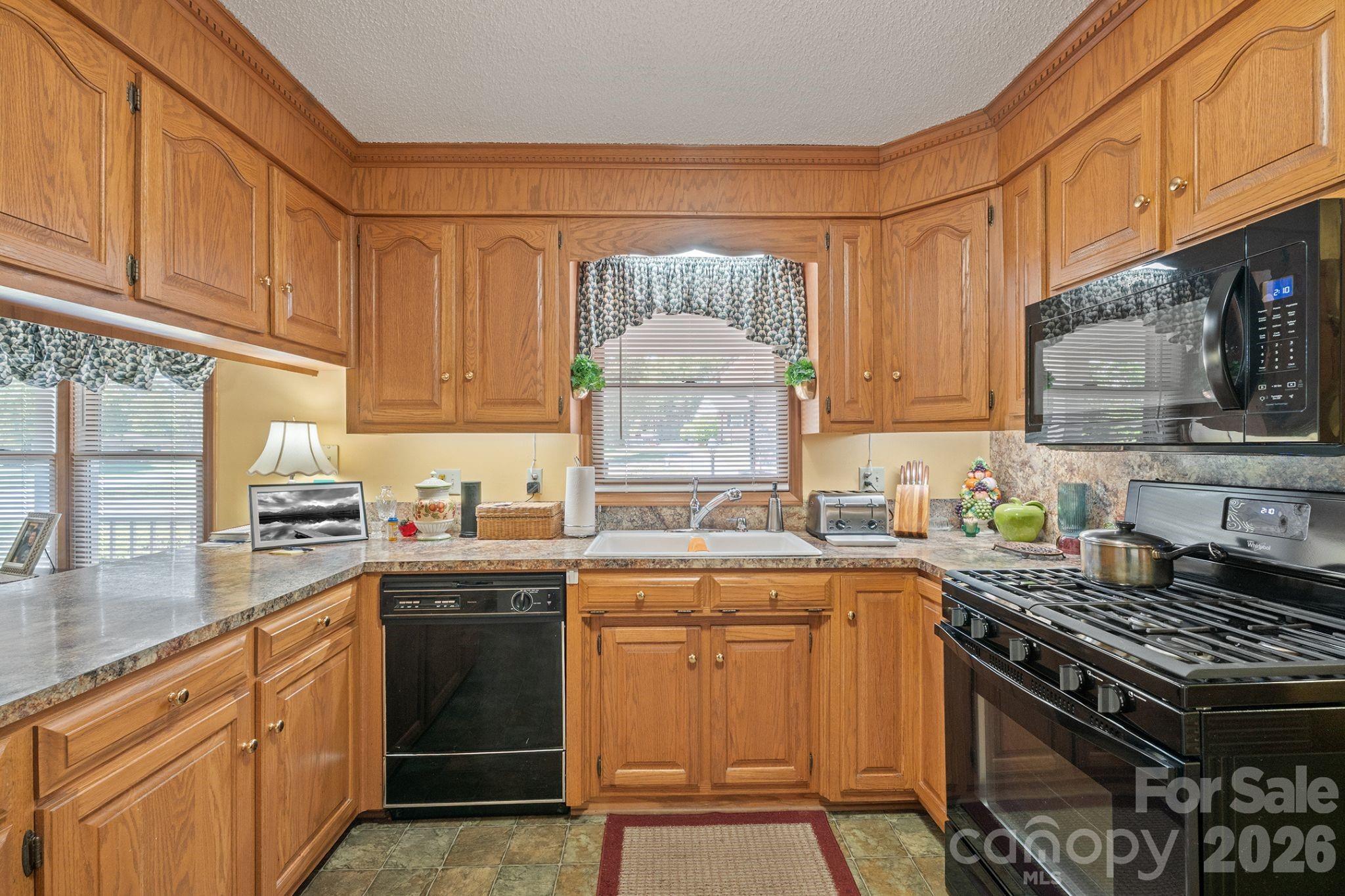 105 Rock Creek Drive, Lincolnton, NC - photo 11 of 39