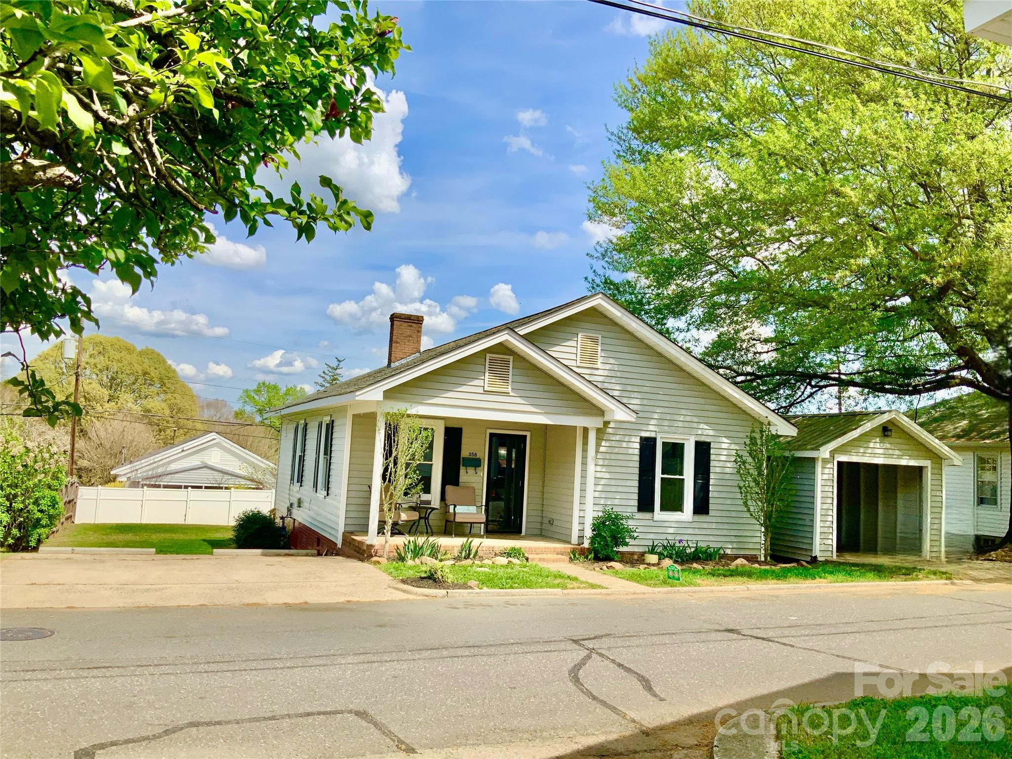 358 Woodlawn Avenue, Cramerton, NC - photo 1 of 40