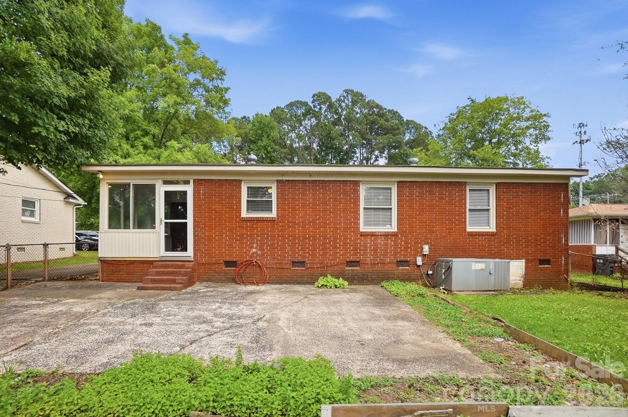 Photo 25 of 2032 Eastway Drive, Charlotte, NC