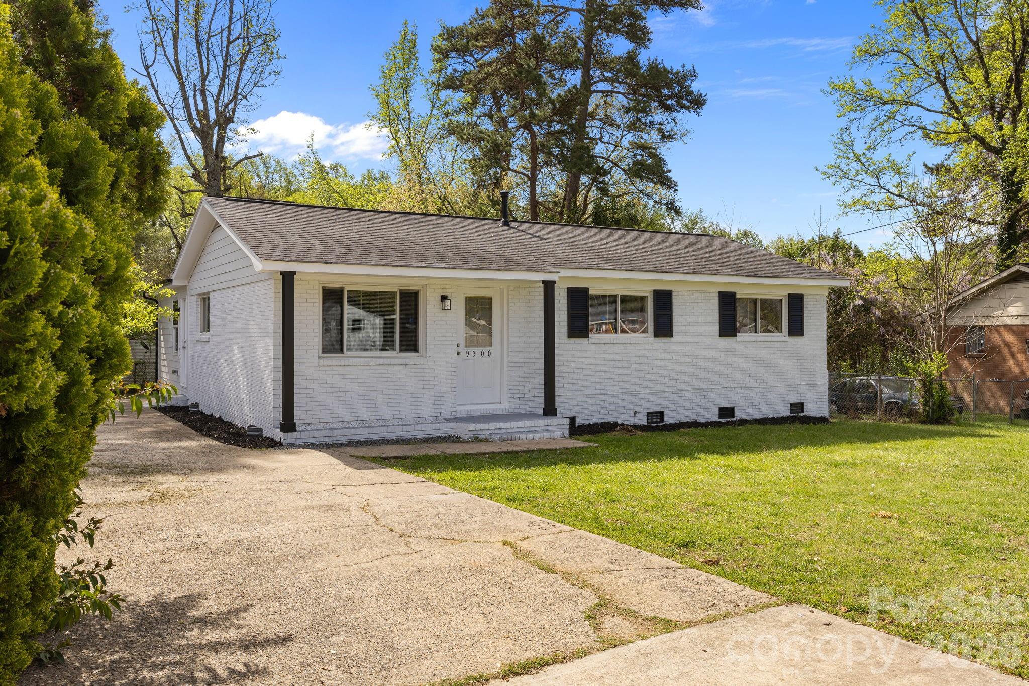 Photo 16 of 9300 Edgevale Drive, Charlotte, NC