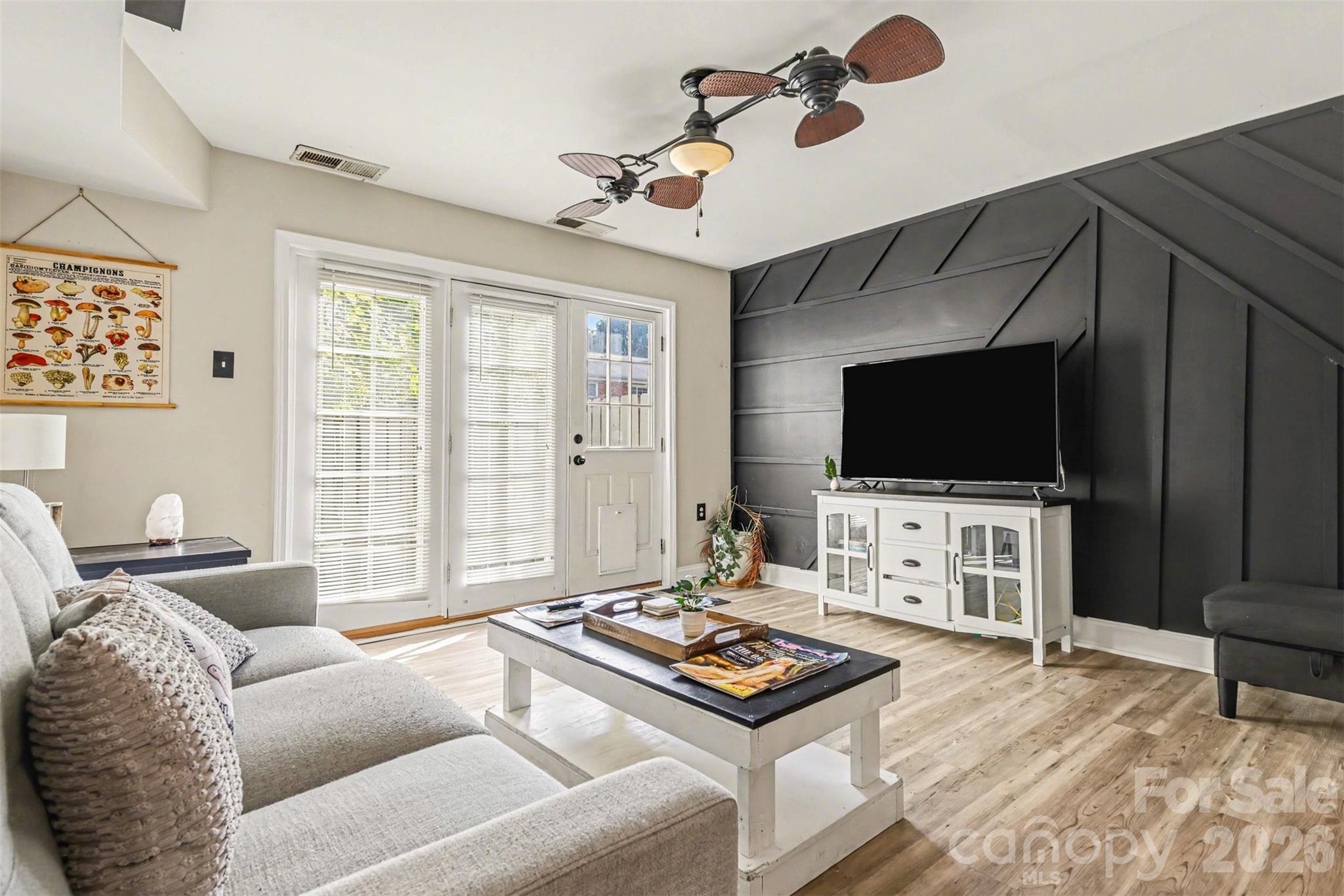 Photo 11 of 1201 Green Oaks Lane, Charlotte, NC