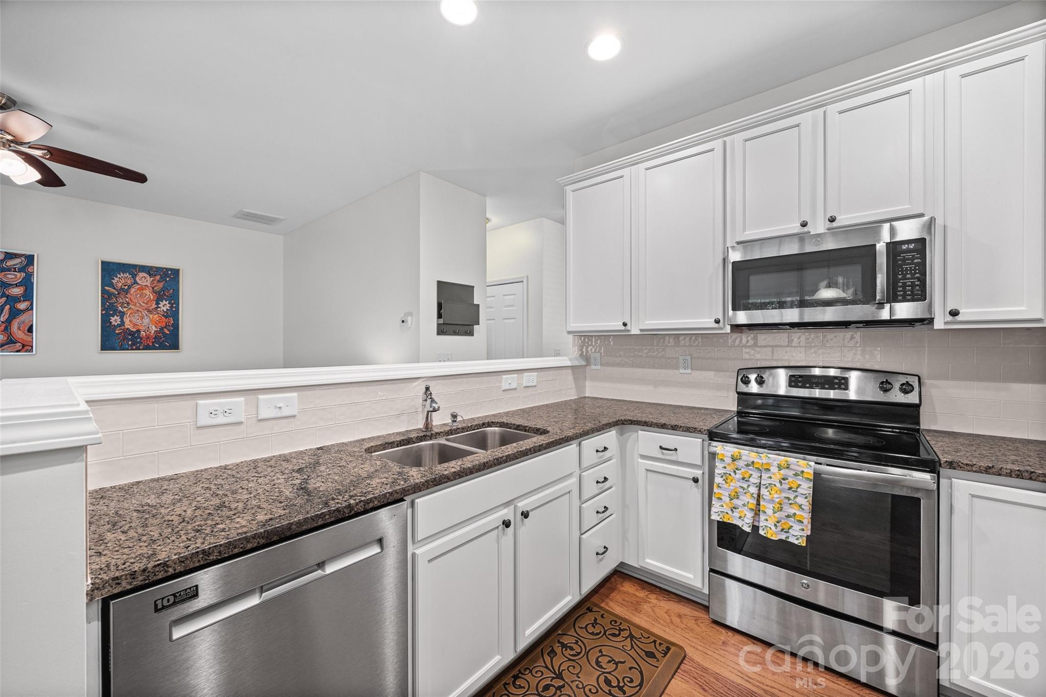 2086 Shady Pond Drive, Lake Wylie, SC - photo 9 of 28