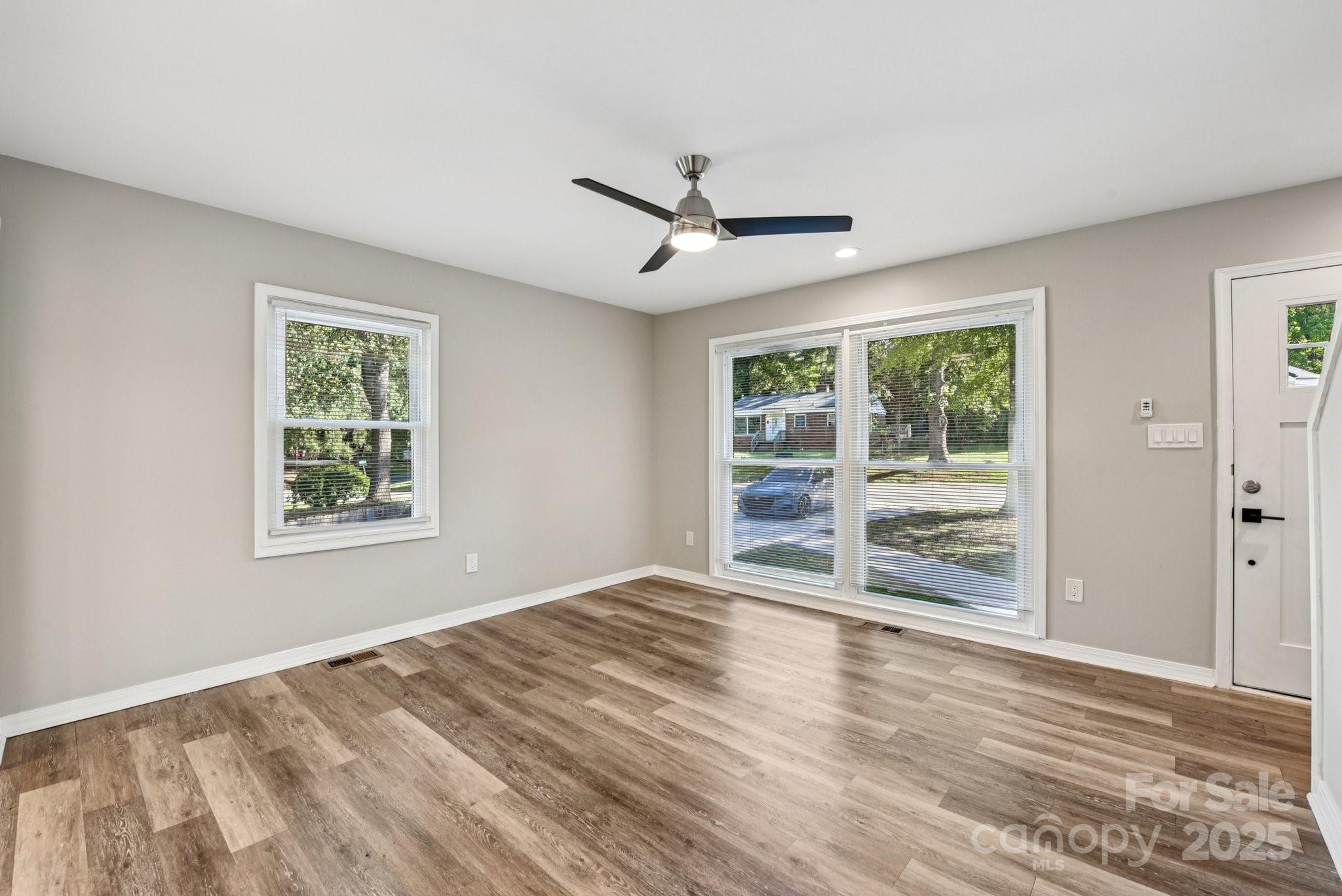 Photo 7 of 3209 Eastwood Drive, Charlotte, NC