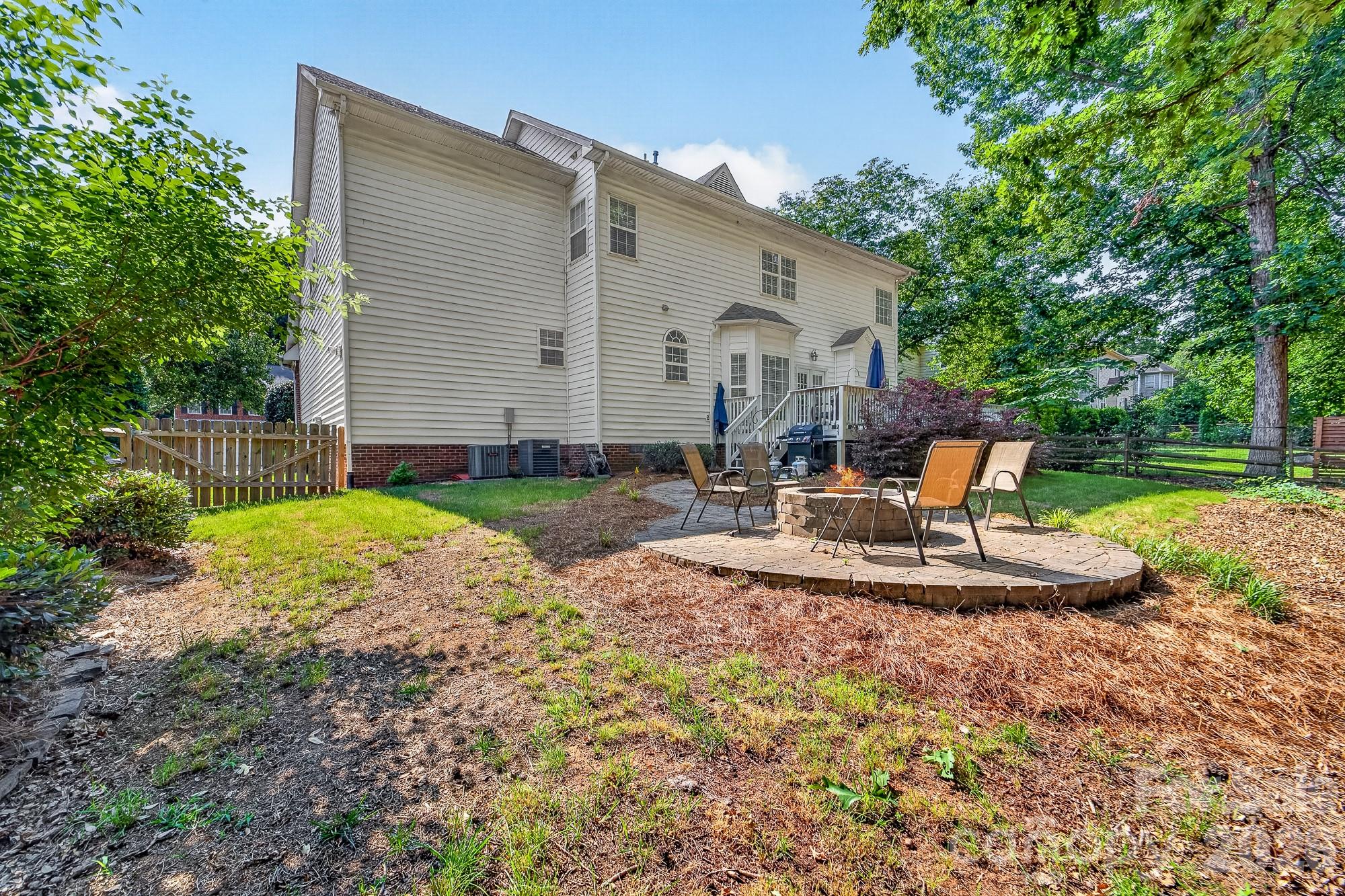 8812 Kingston Forest Drive, Charlotte, NC - photo 30 of 37