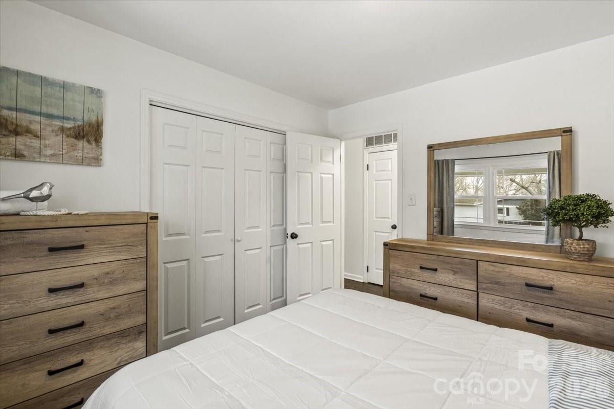 Photo 18 of 4930 Crestmont Drive, Charlotte, NC