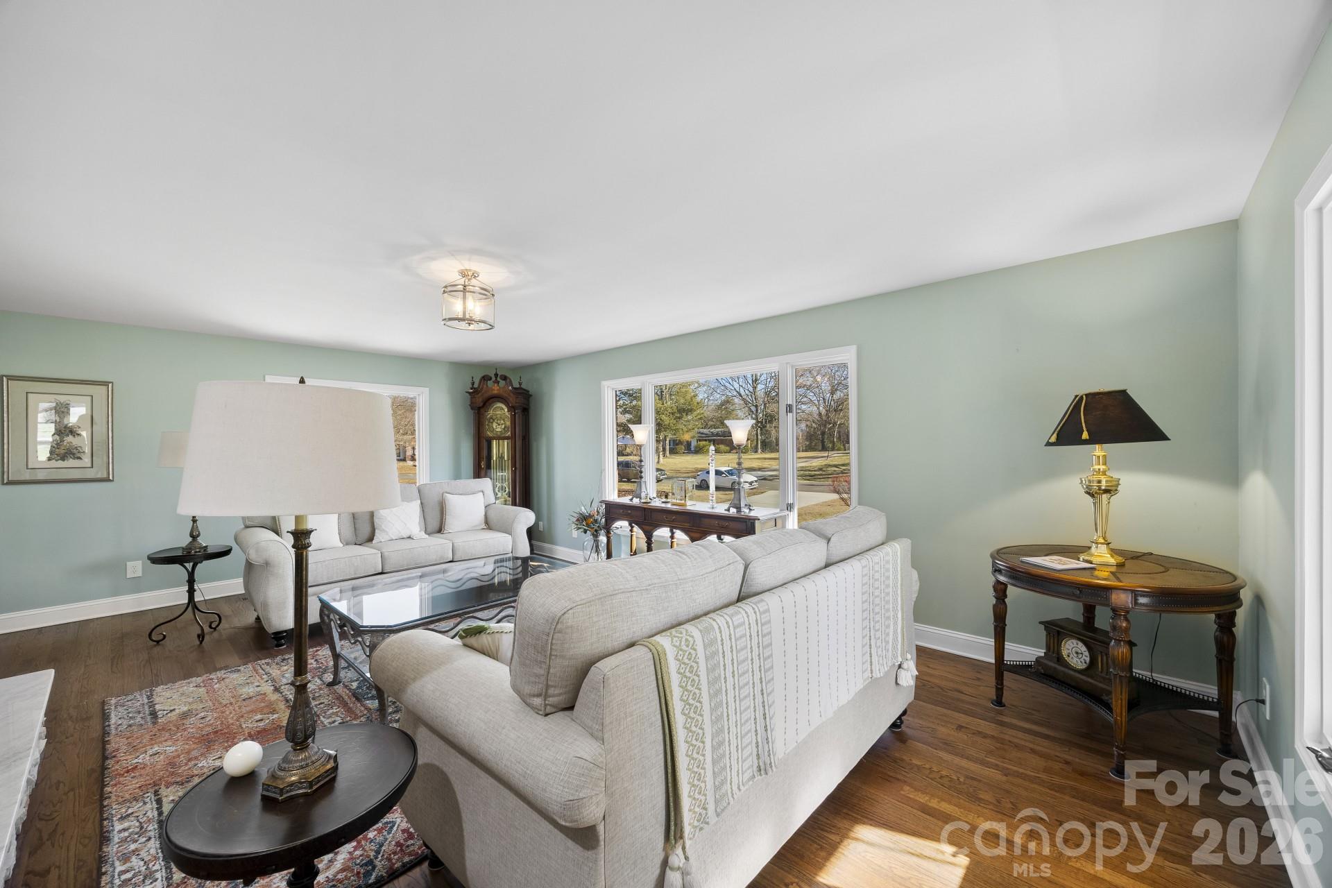Photo 4 of 1419 Stoneyridge Drive, Charlotte, NC