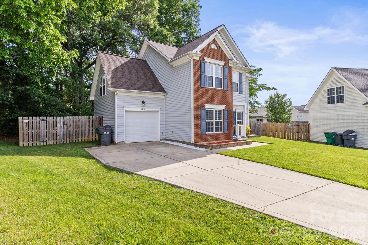 Photo 2 of 6907 Murray Grey Lane, Charlotte, NC