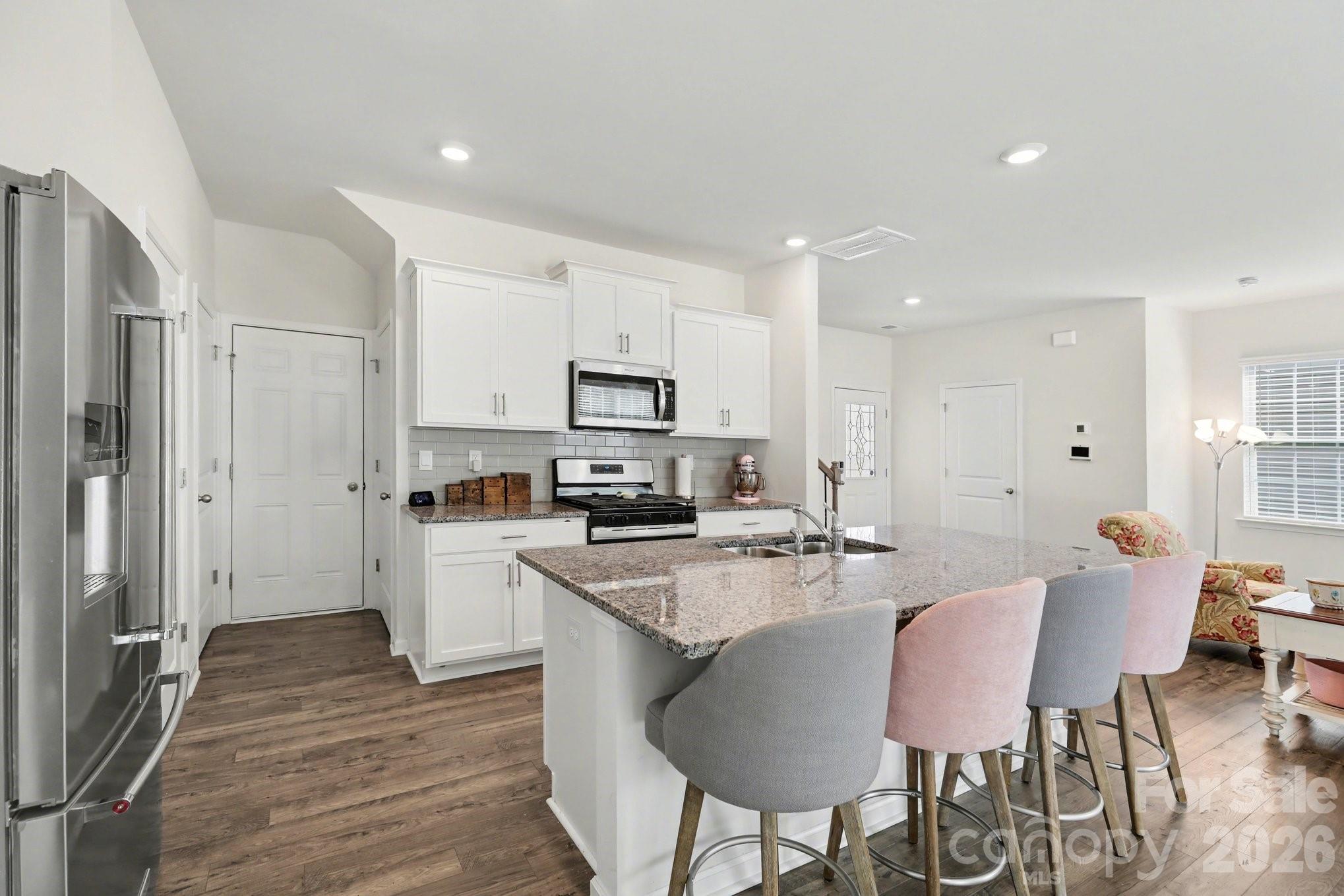 Photo 9 of 8133 Clairwood Drive, Charlotte, NC