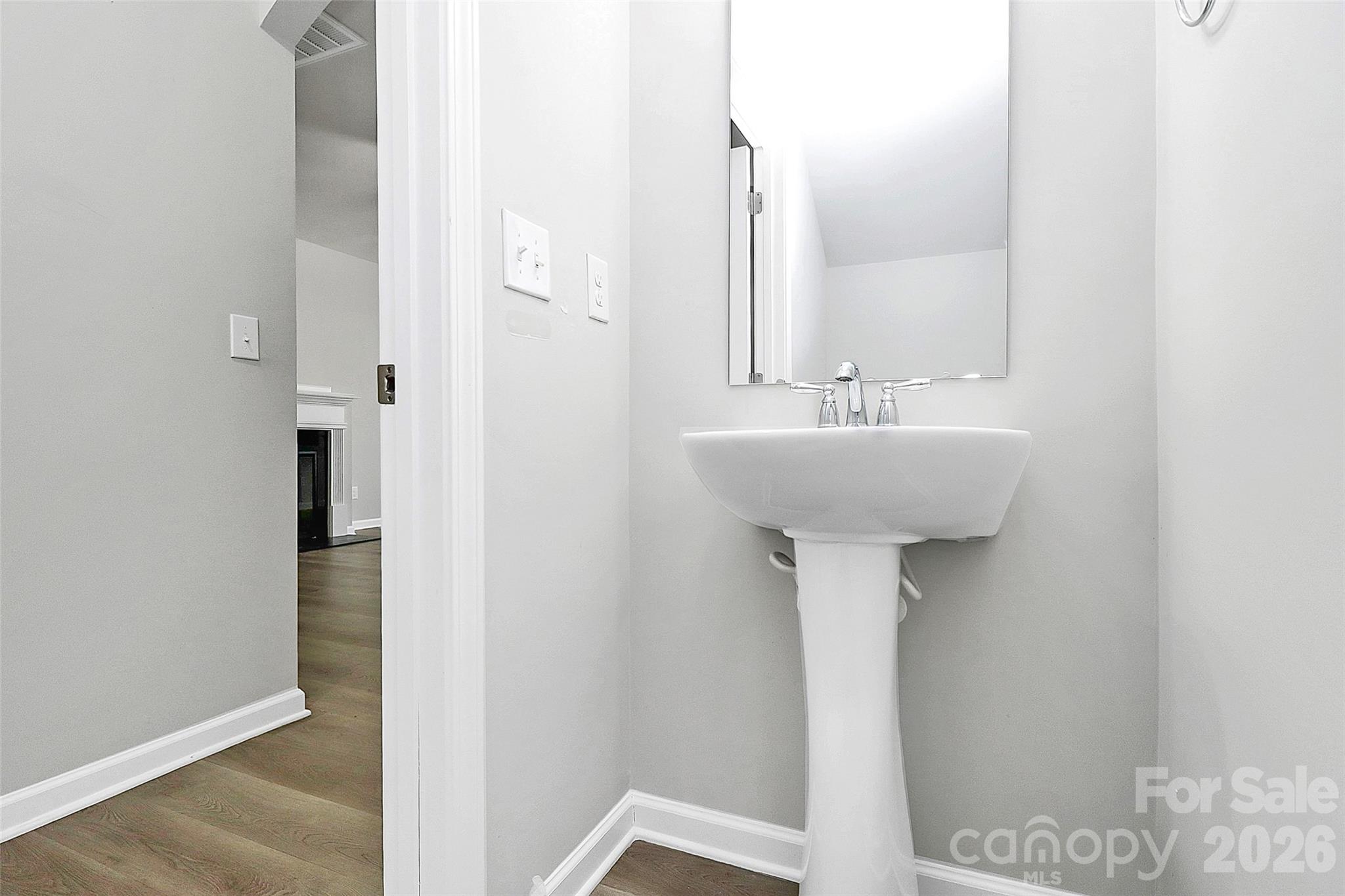 Photo 4 of 7113 Somerford Road, Charlotte, NC