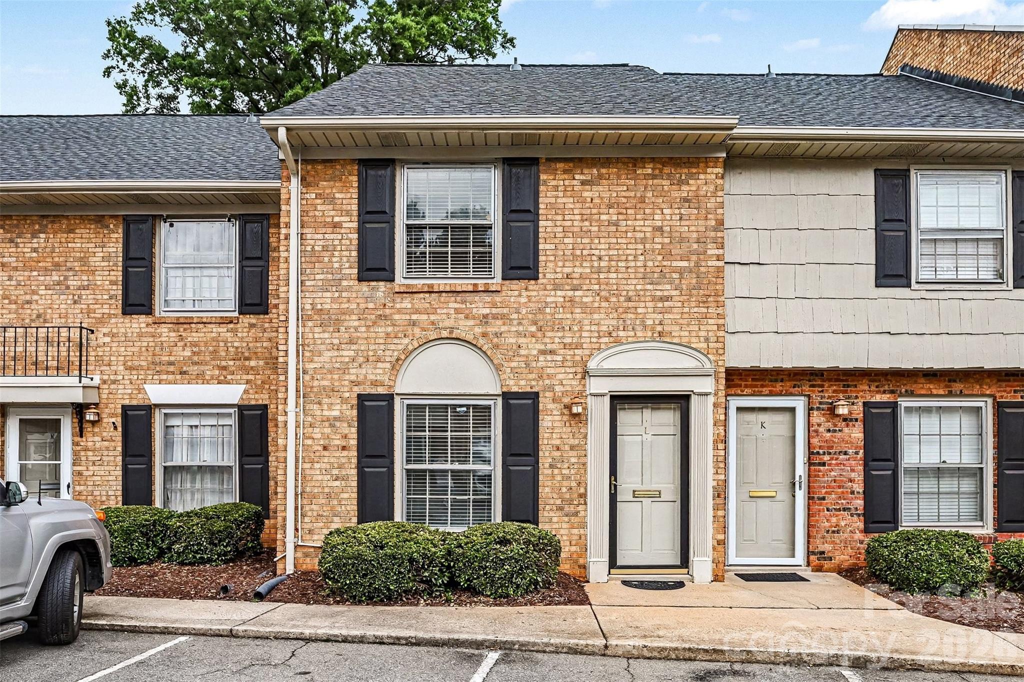 Home for sale at 3720 Park RoadL, Charlotte, NC — photo 1 of 31