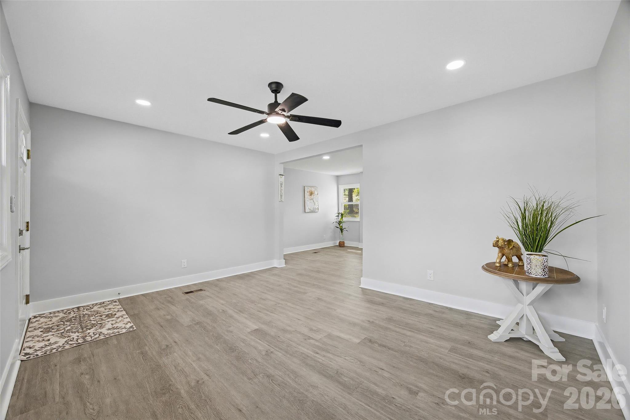 553 Derrydowne Drive, Charlotte, NC - photo 6 of 20