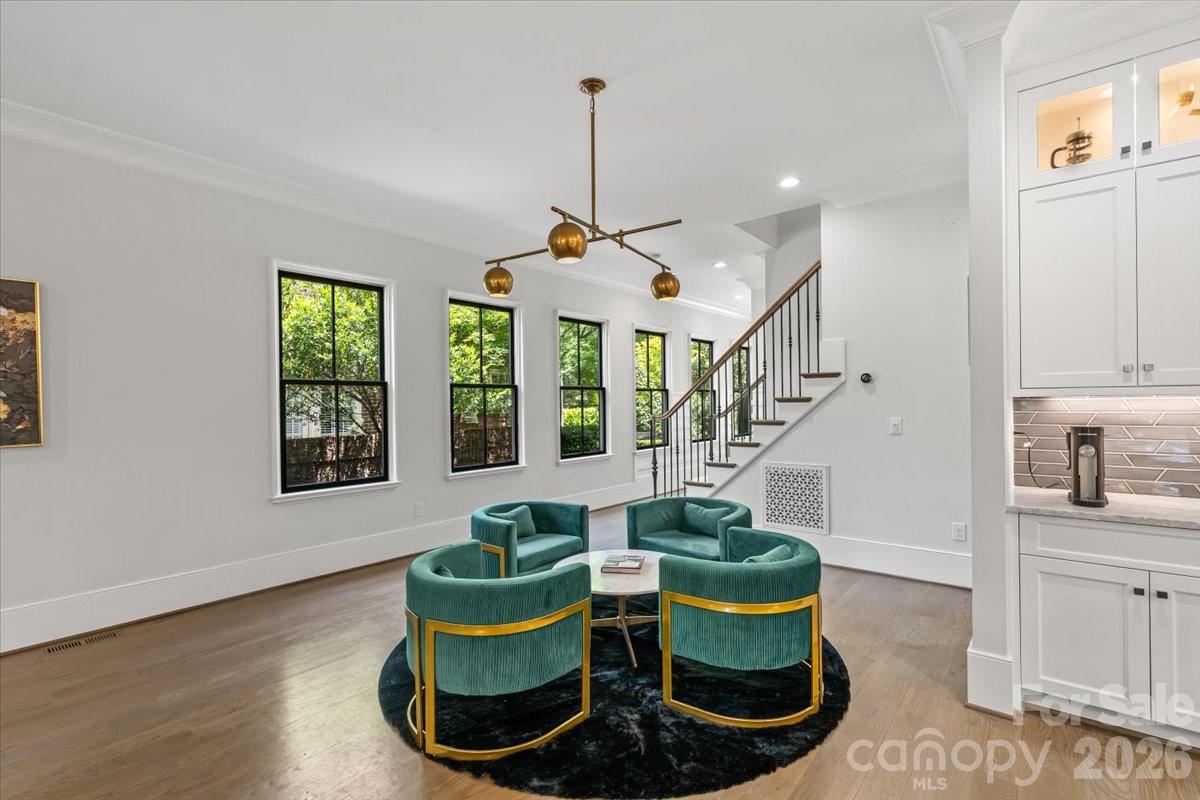 Photo 3 of 1160 S Kings Drive, Charlotte, NC