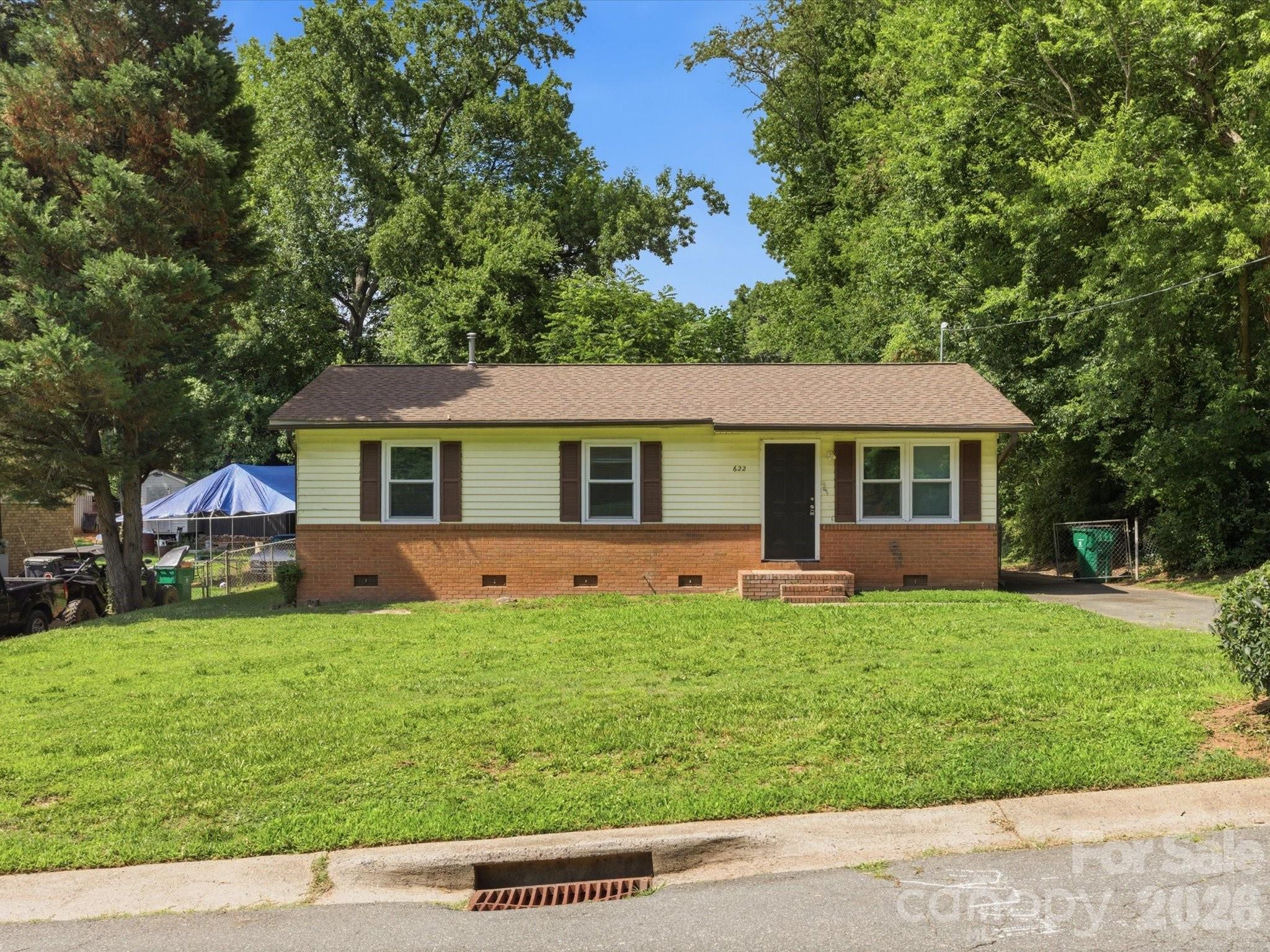 Home for sale at 622 Dunbrook Lane, Charlotte, NC — photo 1 of 21