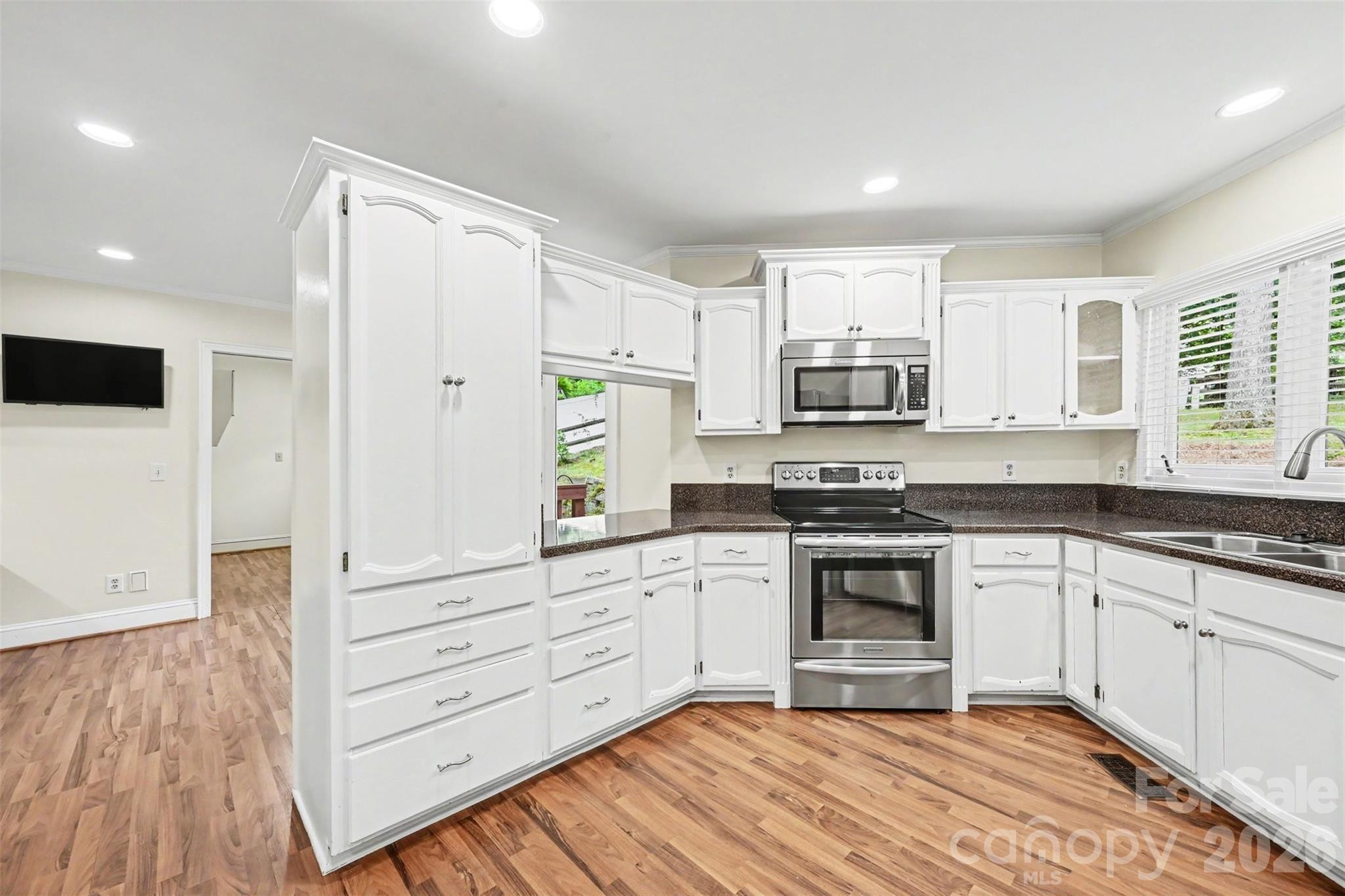 Photo 18 of 212 Rose Arbor Lane, Matthews, NC