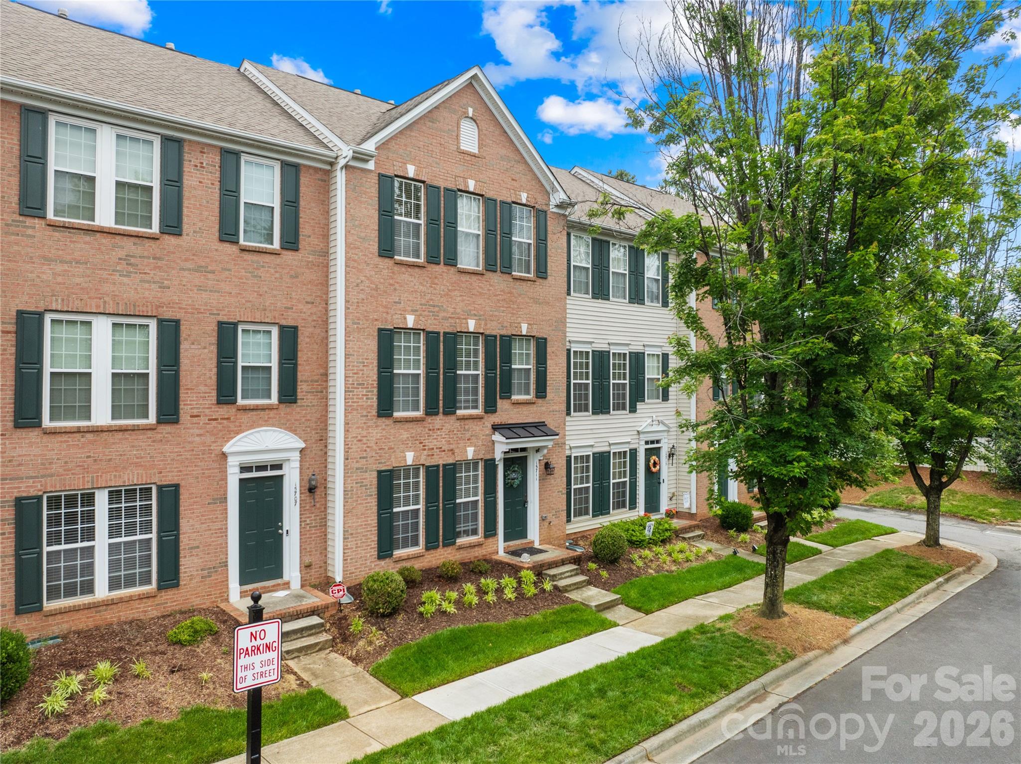Photo 2 of 15711 King Louis Court, Charlotte, NC