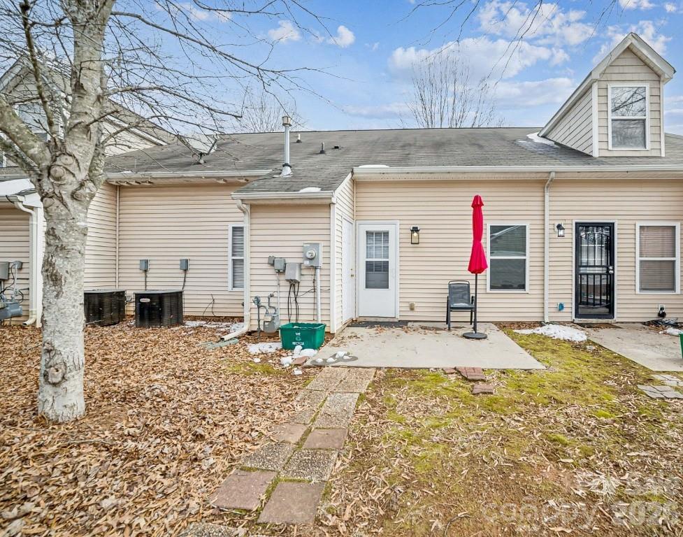 Photo 25 of 2731 Meadow Knoll Drive, Charlotte, NC