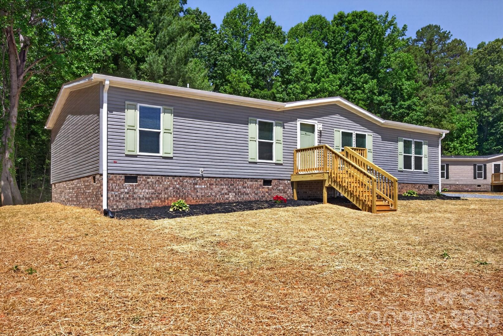 219 Harvick Lane, Lexington, NC - photo 2 of 40