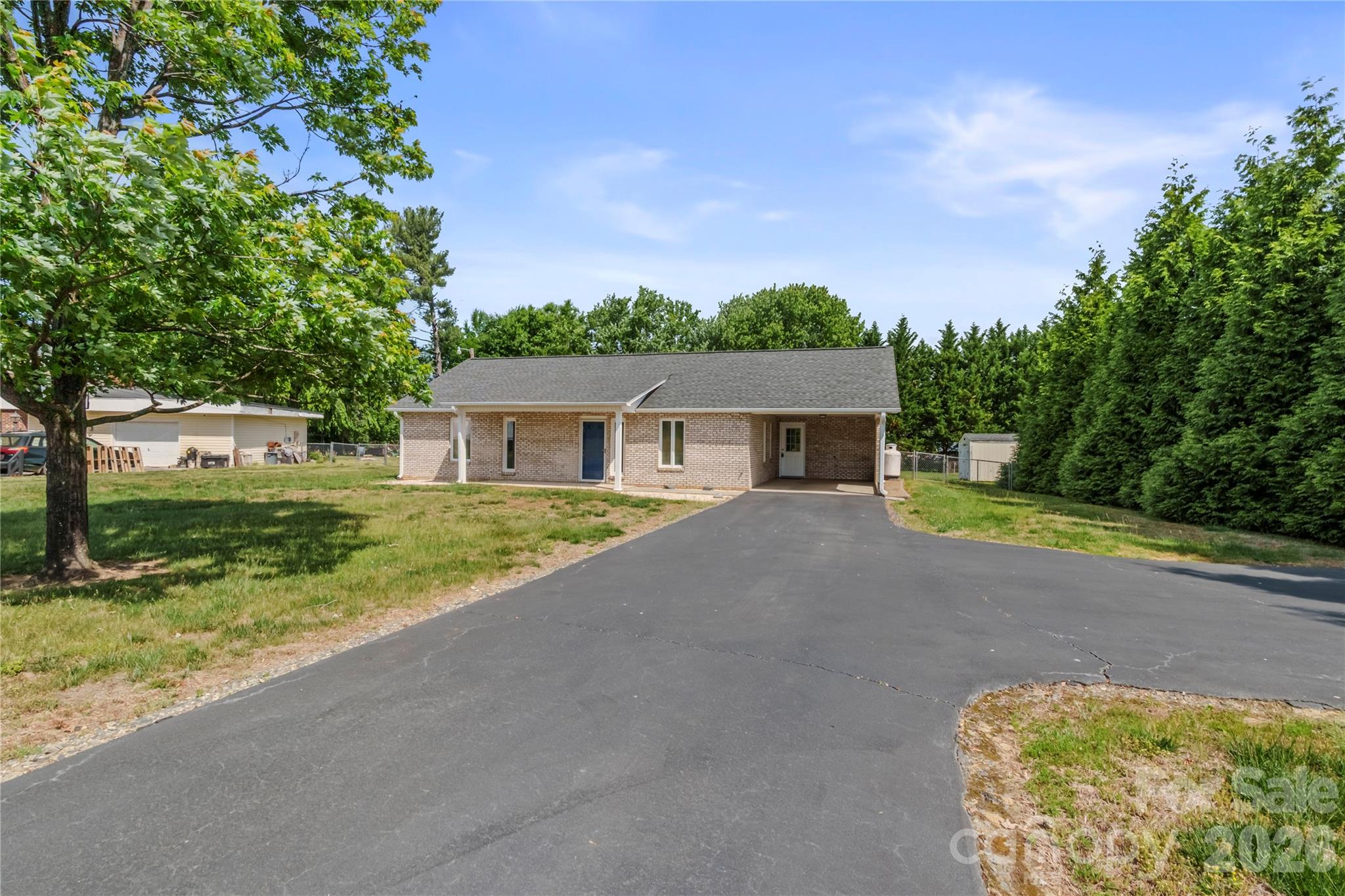 Photo 2 of 807 Silver Dapple Lane, Kernersville, NC